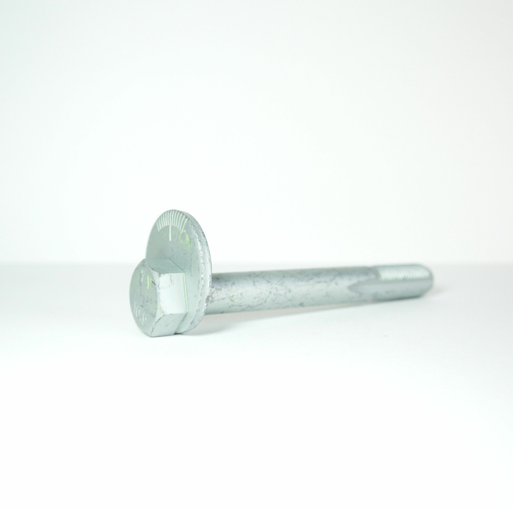 Болт (сходразвальный) переднего нижнего рычага передний SsangYong /Арт.4458008С00