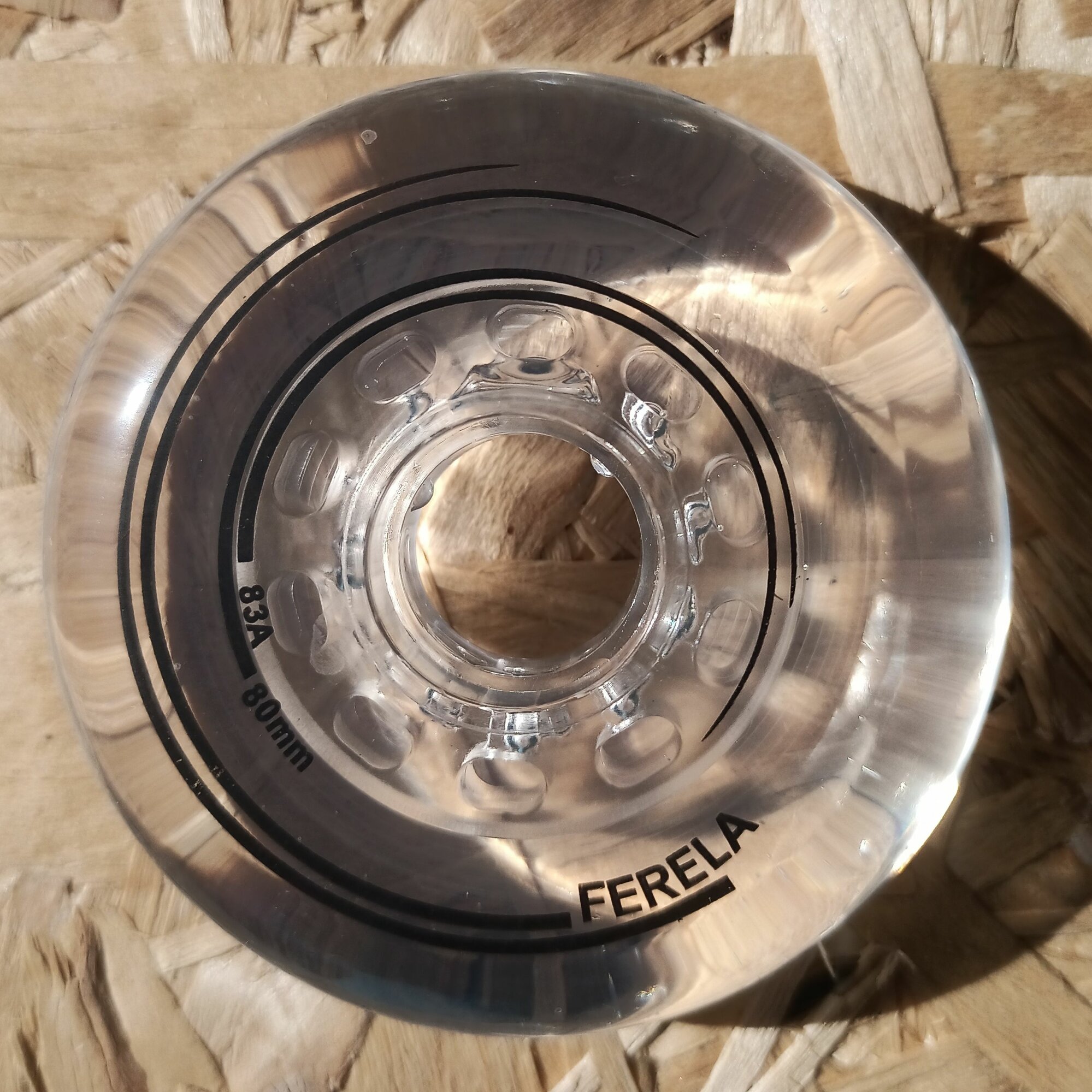 Колеса для роликов Ferela (4 шт) прозрачные. Прозрачные, полнотелые 80мм, жесткость 83а.