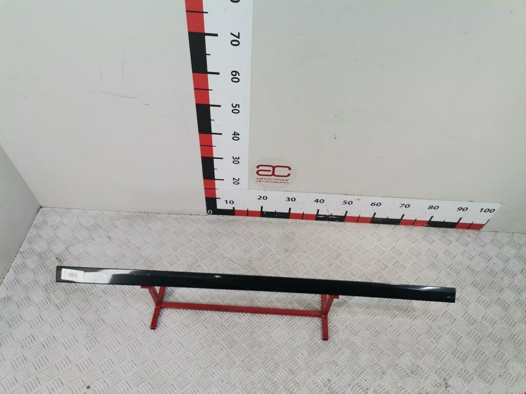 Накладка (молдинг) двери передней правой Audi A6 C5 4B0853954B арт. 1758040