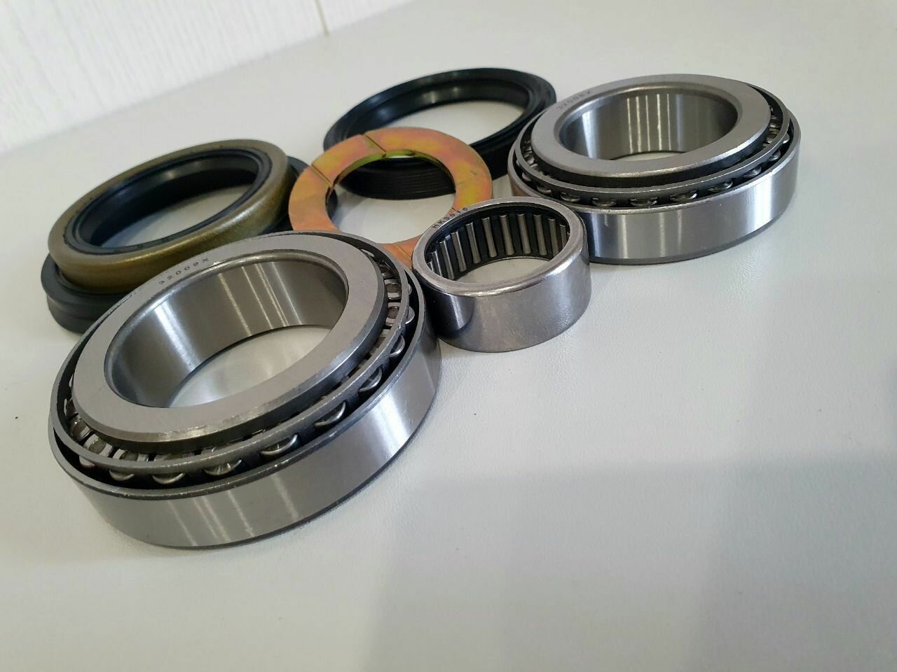 Подшипники передней ступицы Грейт Волл Ховер H2 H3 H5 Great Wall Hover H2 H3 H5 (комплект с сальниками и шайбой)