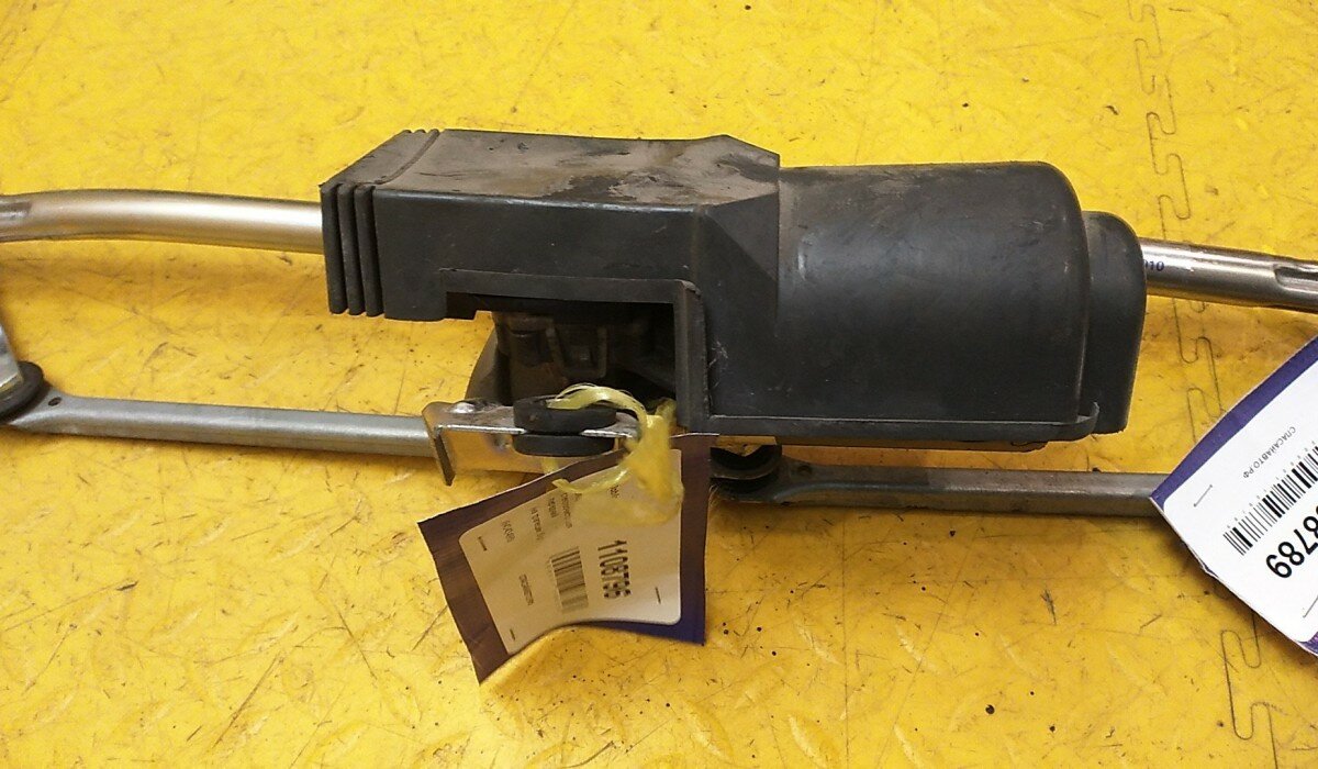 Моторчик стеклоочистителя передний Doblo Fiat 64343498