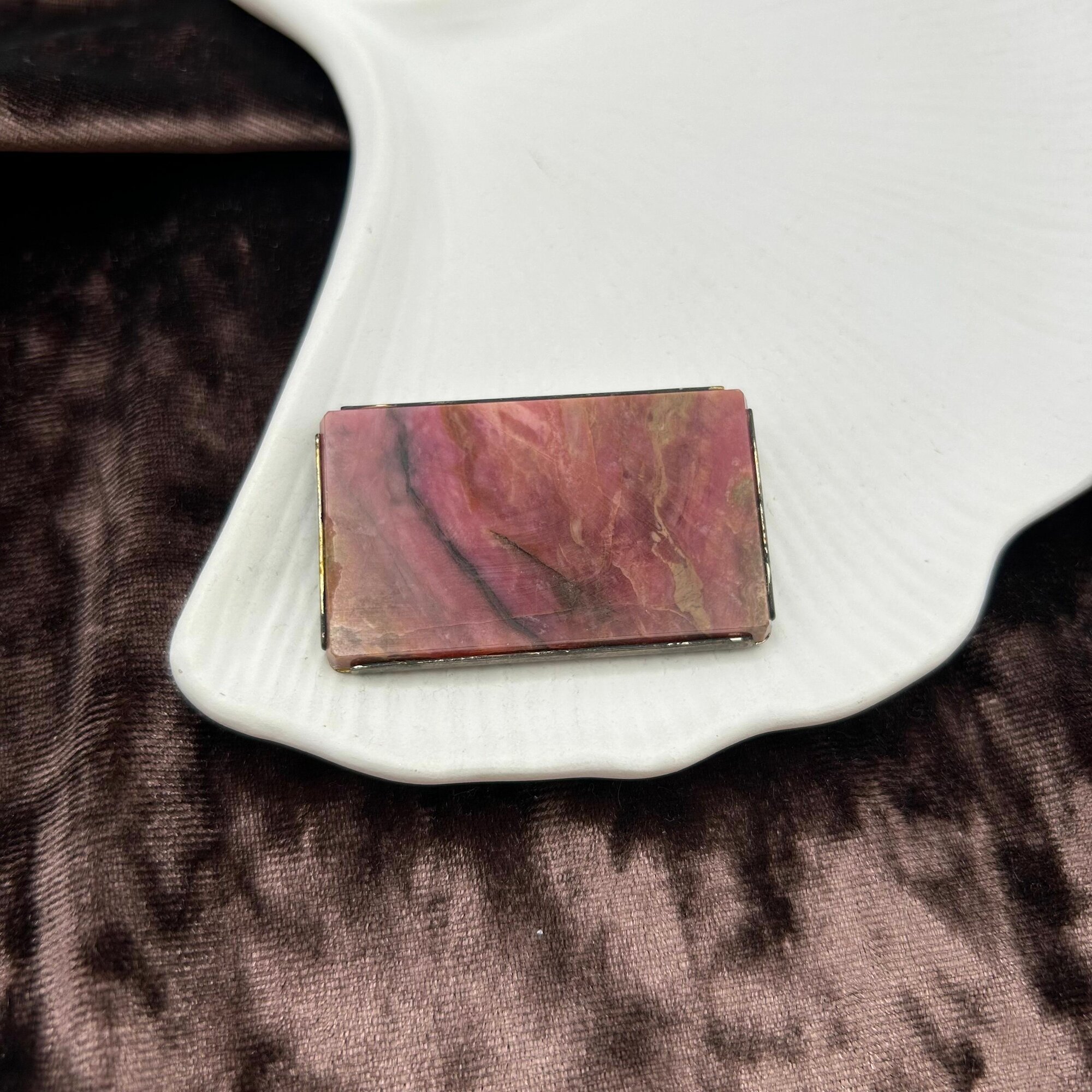 Винтажная мельхиоровая брошь, натуральный камень родонит, клеймо