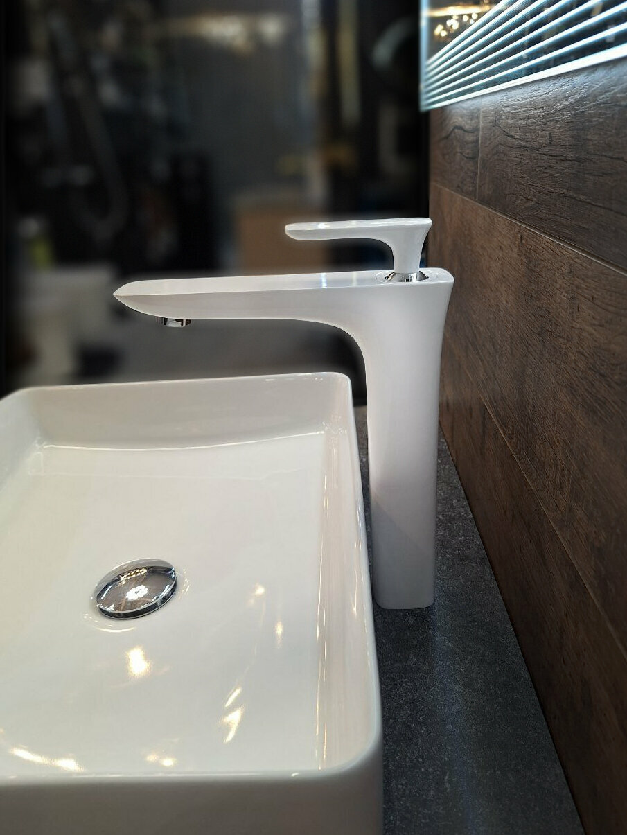 Смеситель для накладной раковины в ванную, высокий, на столешницу, белый