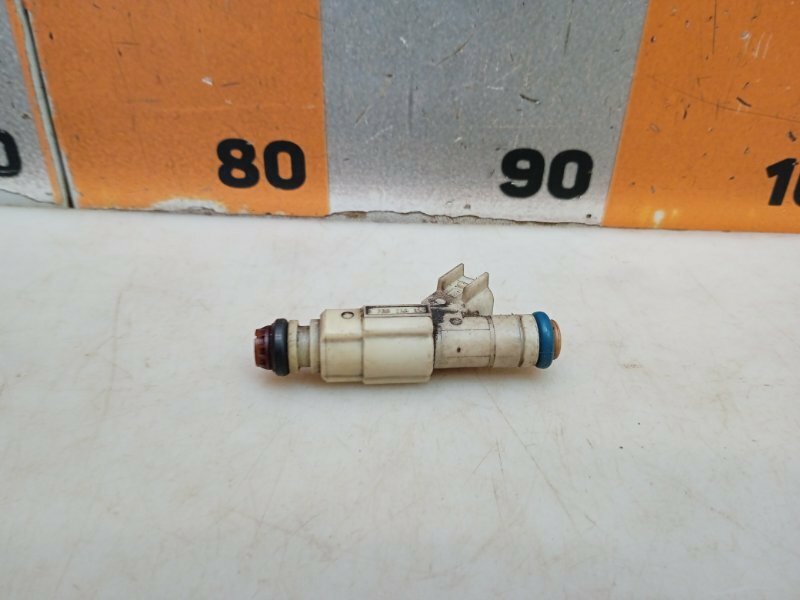 Б/У Форсунка топливная Mazda Mazda6 2003 GG 408748 MAZDA арт. L30113250A, 0280156155