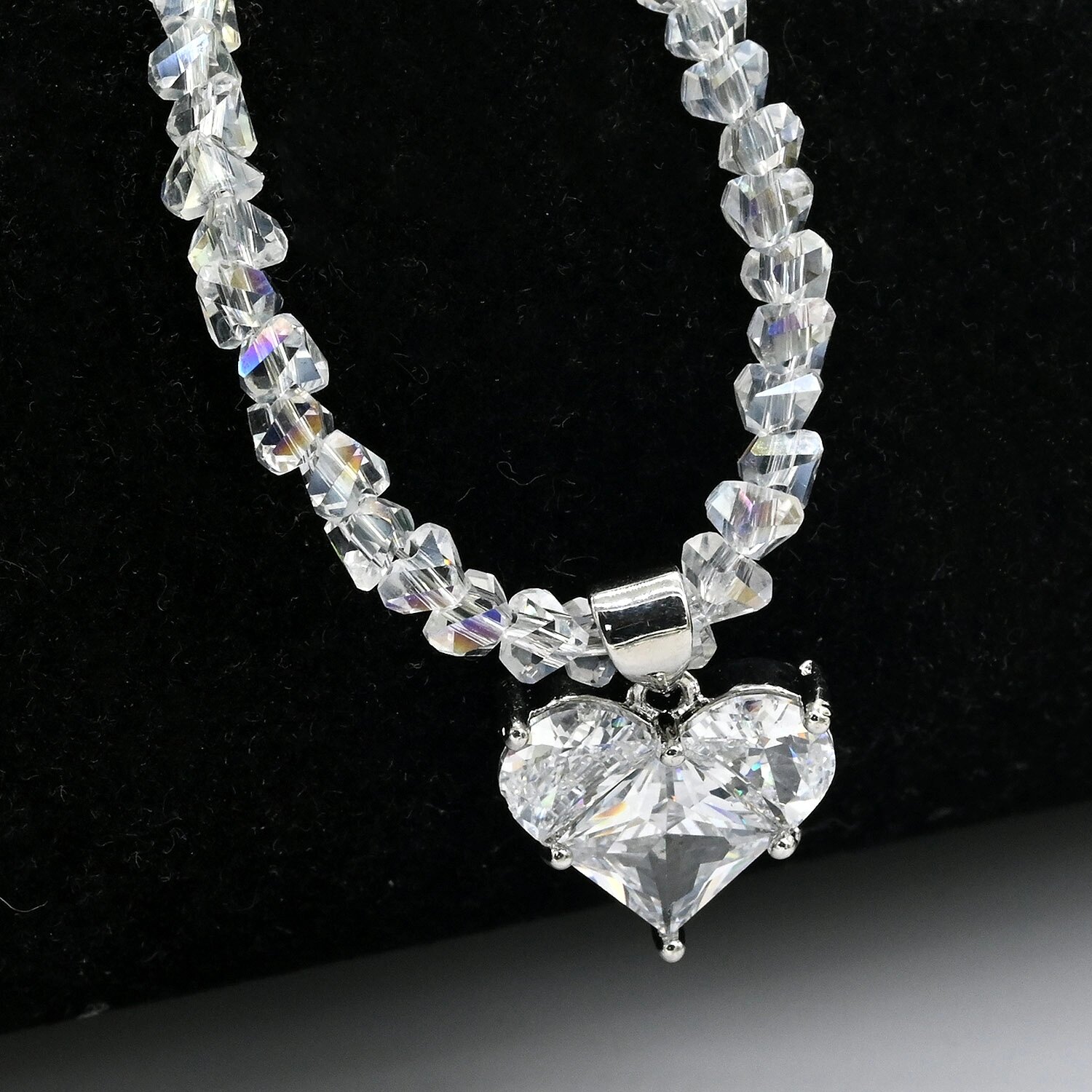 Бусы, циркон