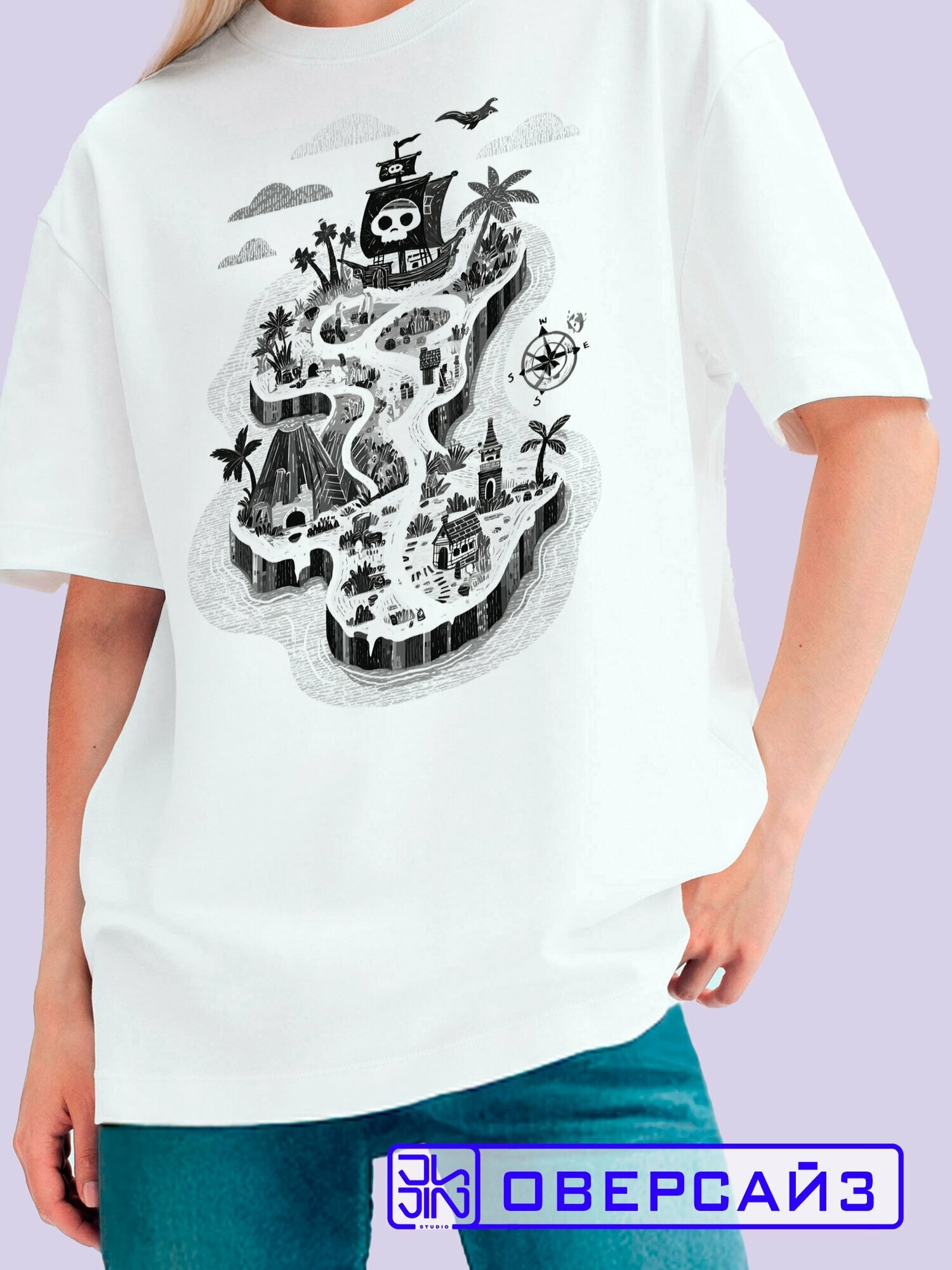 Футболка оверсайз женская с принтом Черно белая винтажная иллюстрация с черепом и кораблем на пиратском острове, белый хлопковый трикотаж с прикольным рисунком на груди