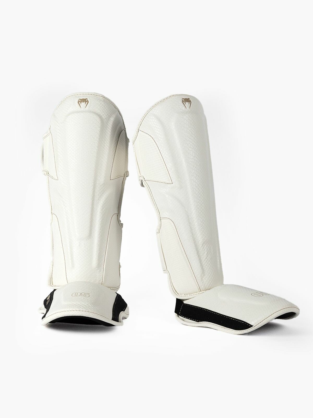 Щитки Venum "Impact Evo Scales", искусственная кожа, анатомическая посадка, бежевые