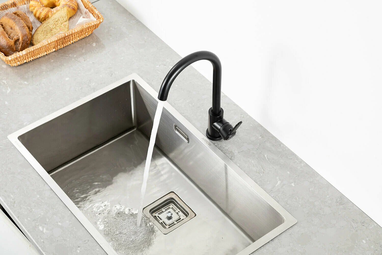 Смеситель для кухни FRAP F42552-6 черный, d35, силумин, гайка