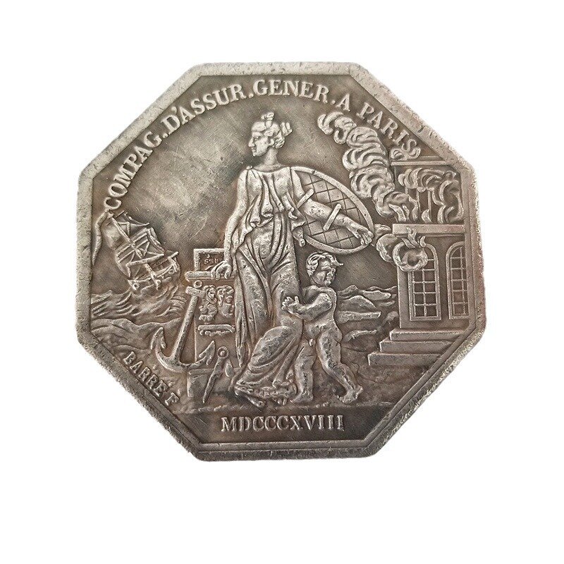 Копия восьмиугольной французской памятной монеты 1818 года. Медная коллекционная монета с классическим аллегорическим дизайном и надписью «Париж» в античном стиле. Исторический сувенир для коллекционеров.
