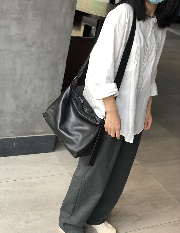 Сумка кросс-боди  женская на плечо из натуральной кожи люкс черная