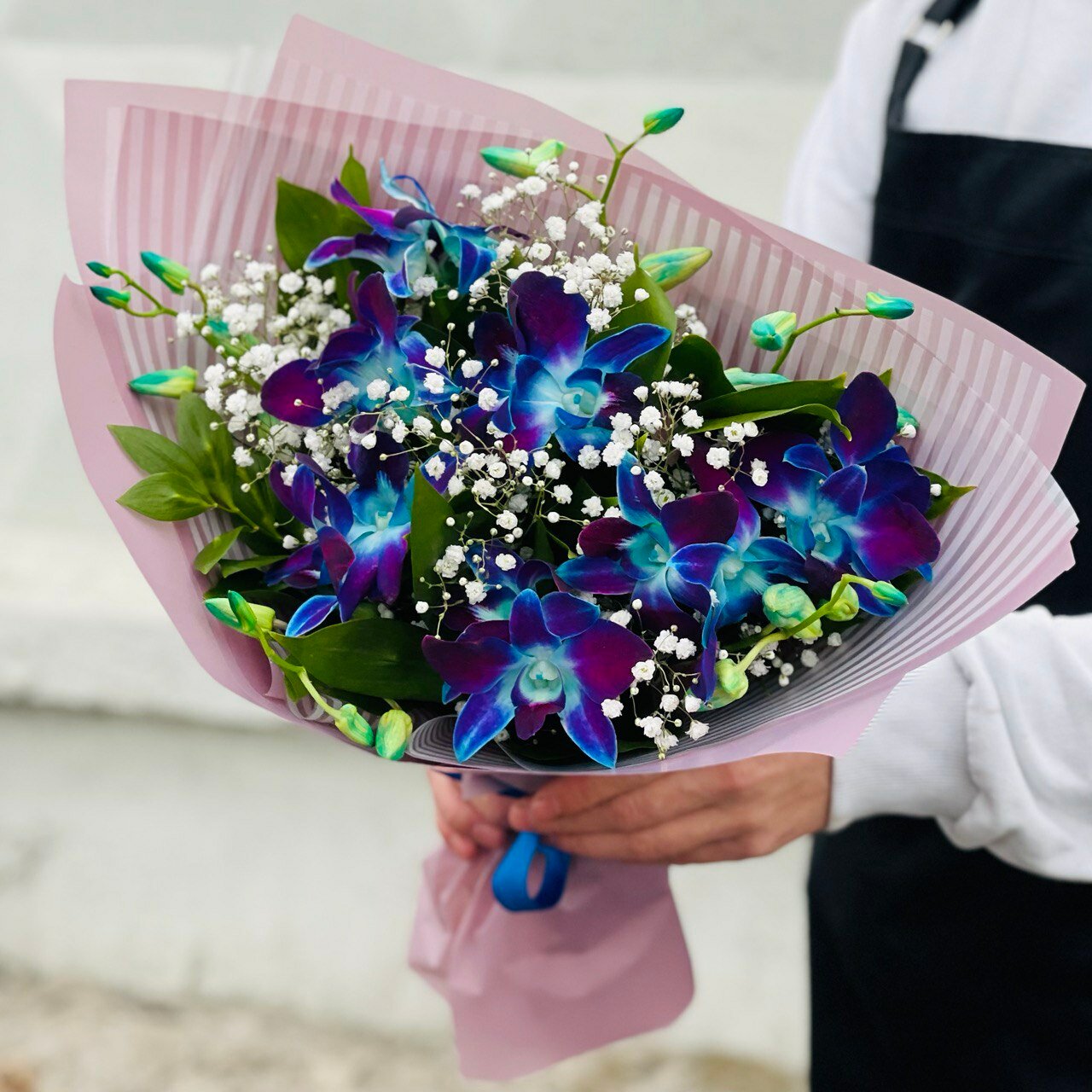 Букет Rybe-Flowers "Синие Орхидеи", живые цветы, высота 40см