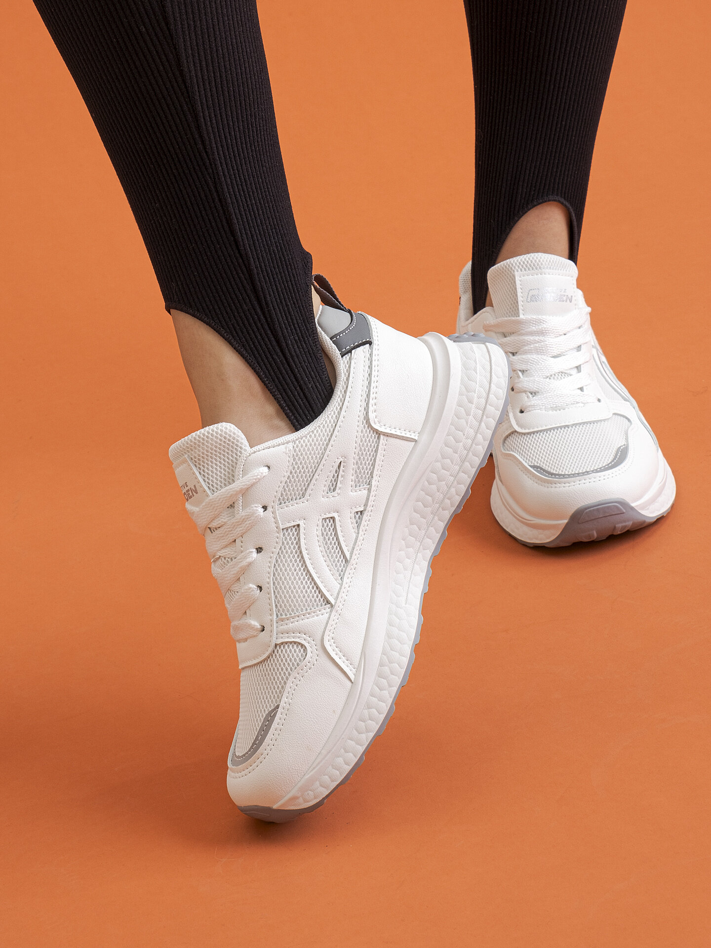 Кроссовки кроссовки