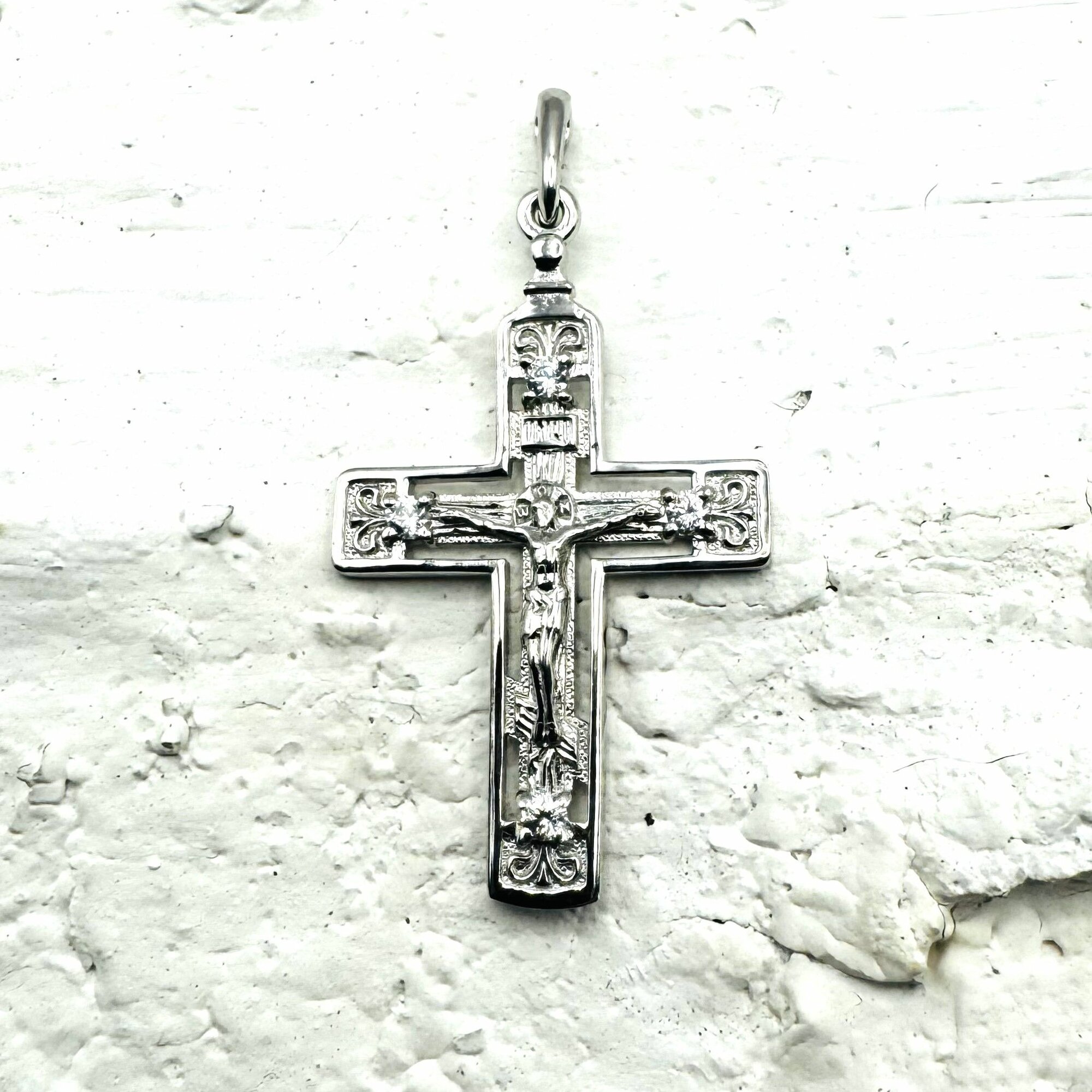 Крестик, серебро, 925 проба, родирование, фианит