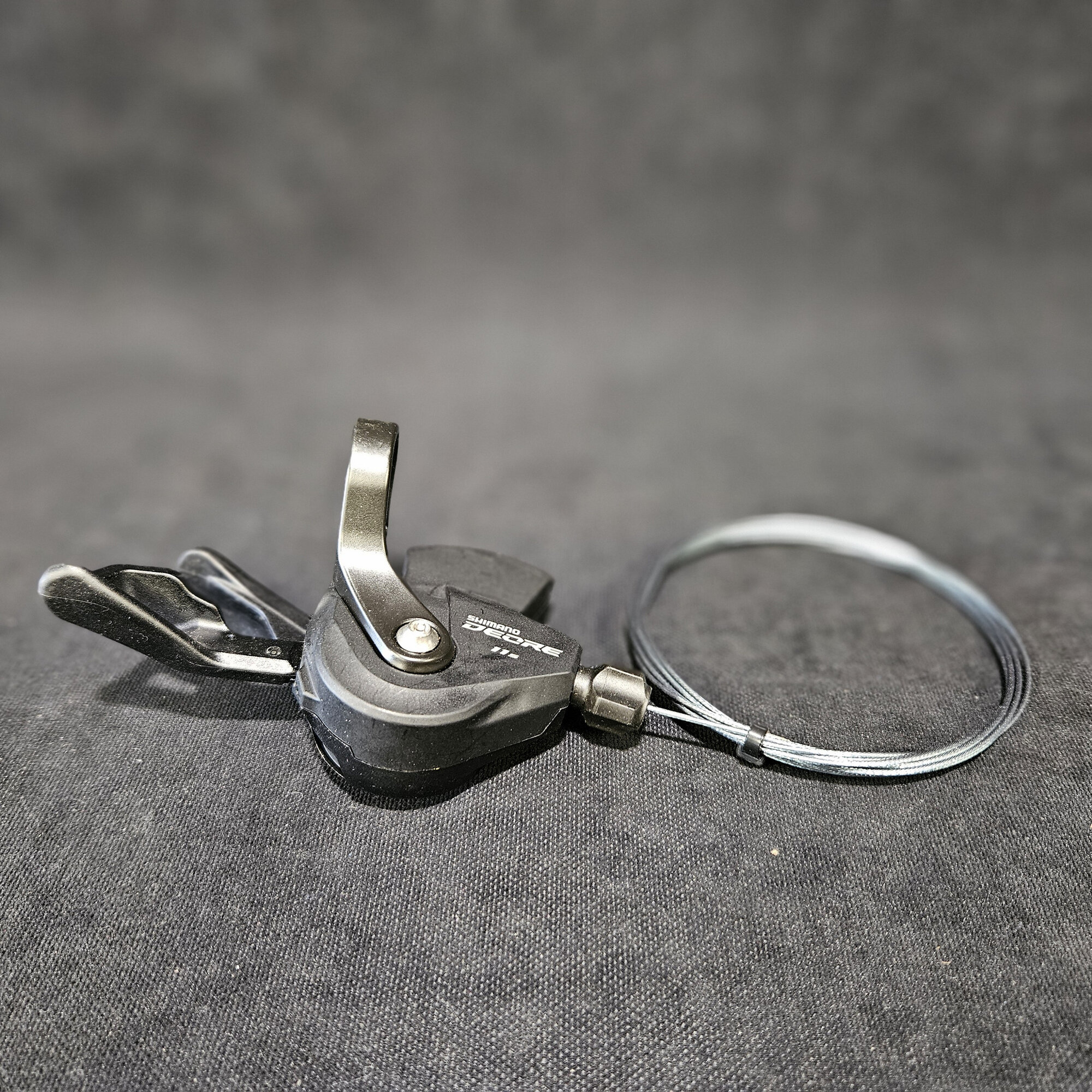 Манетка-триггер Shimano Deore M5100, 11 ск, с индикатором, на хомут (OEM без упаковки)