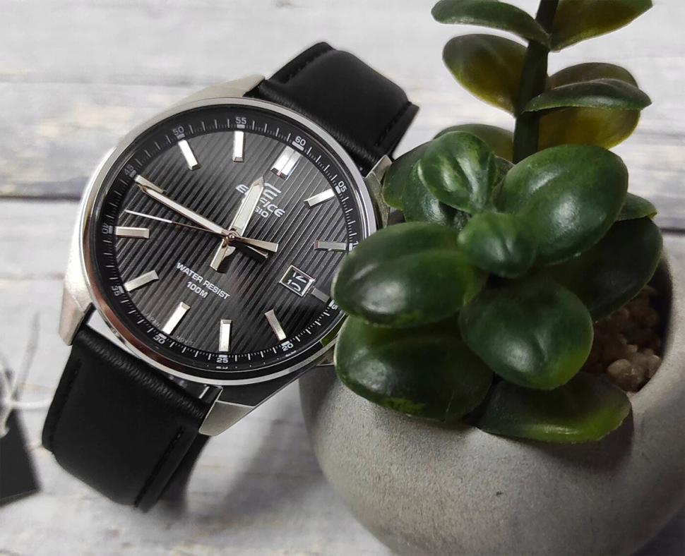 Наручные часы CASIO Edifice, черный/серебристый — фото 1