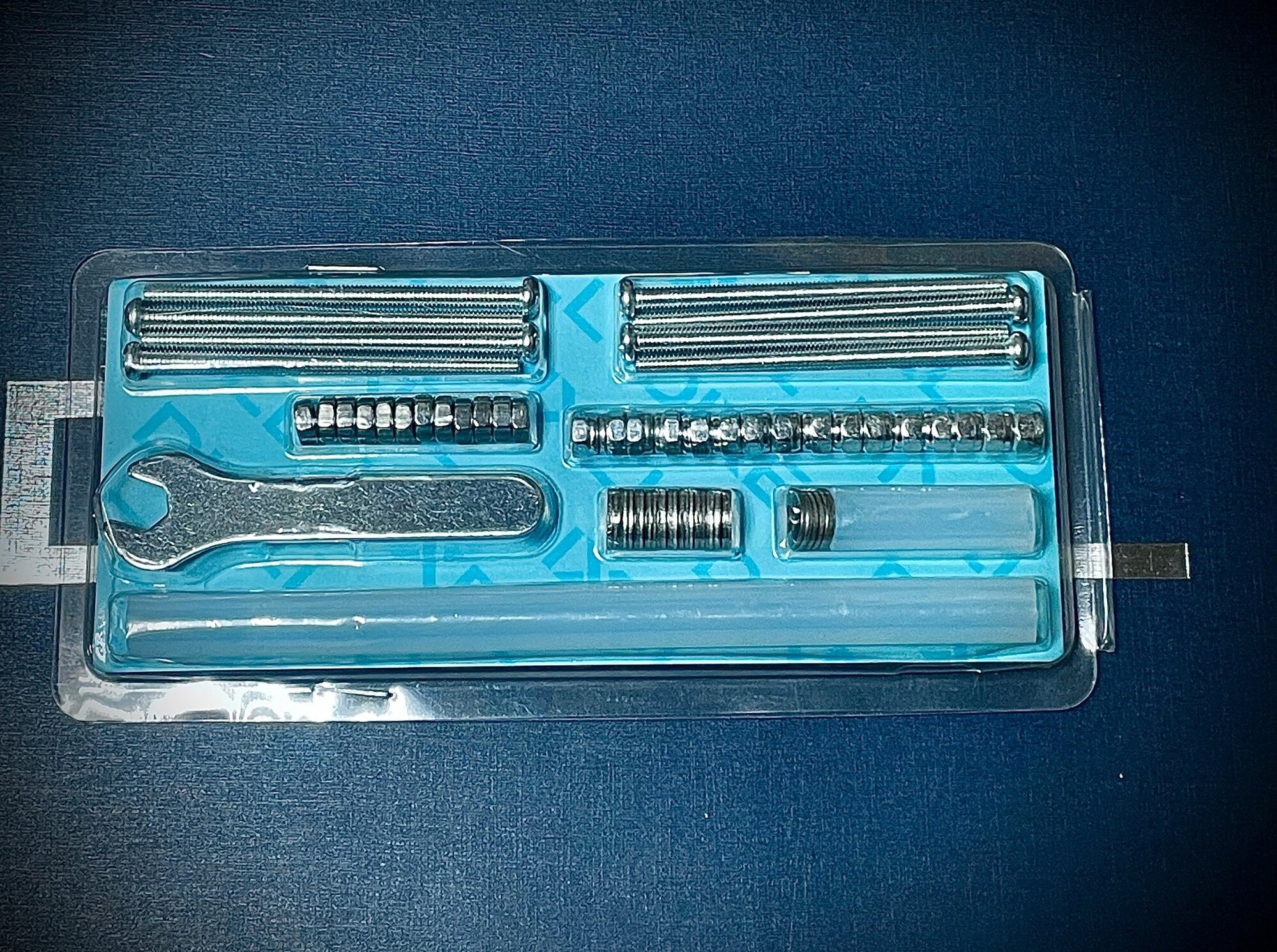 Набор шпилек для установки линз / Для установки линз