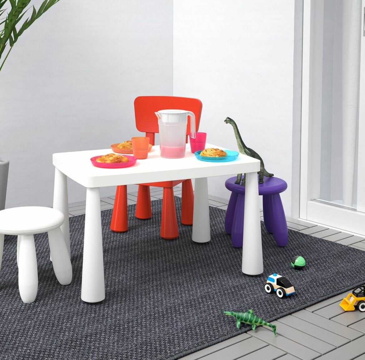 Столик детский икеа маммут