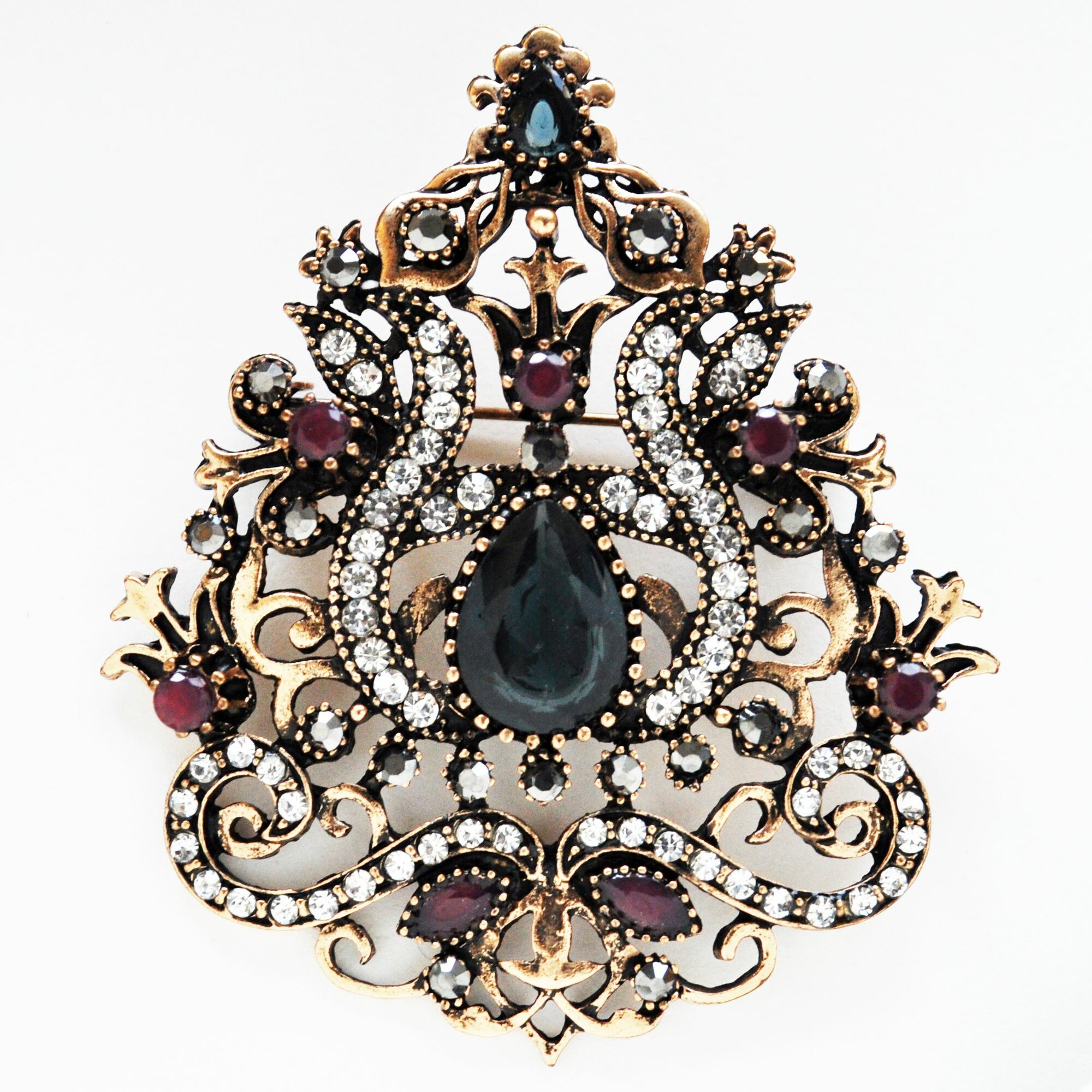 Брошь, стразы