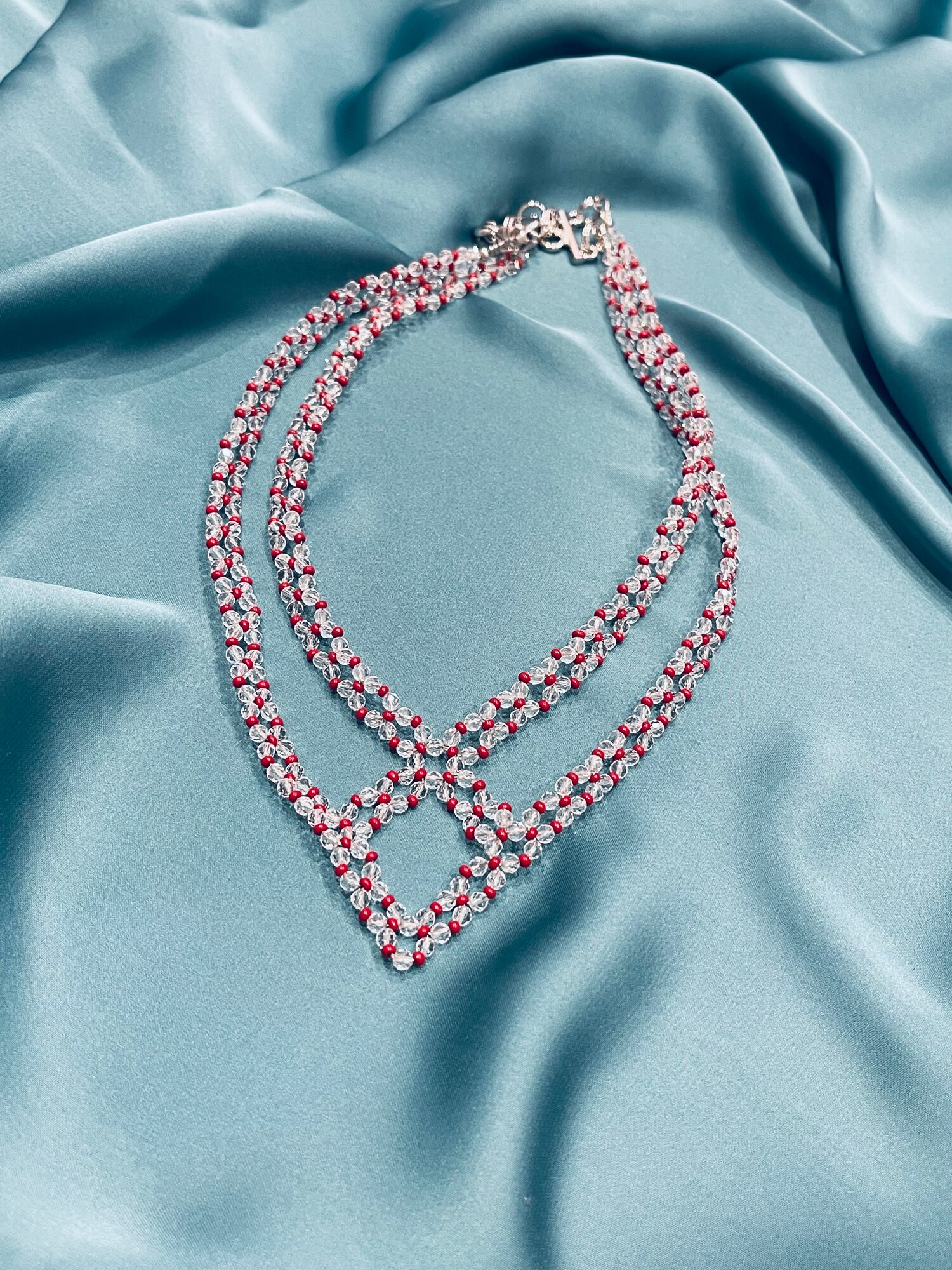 Колье, шпинель синтетическая