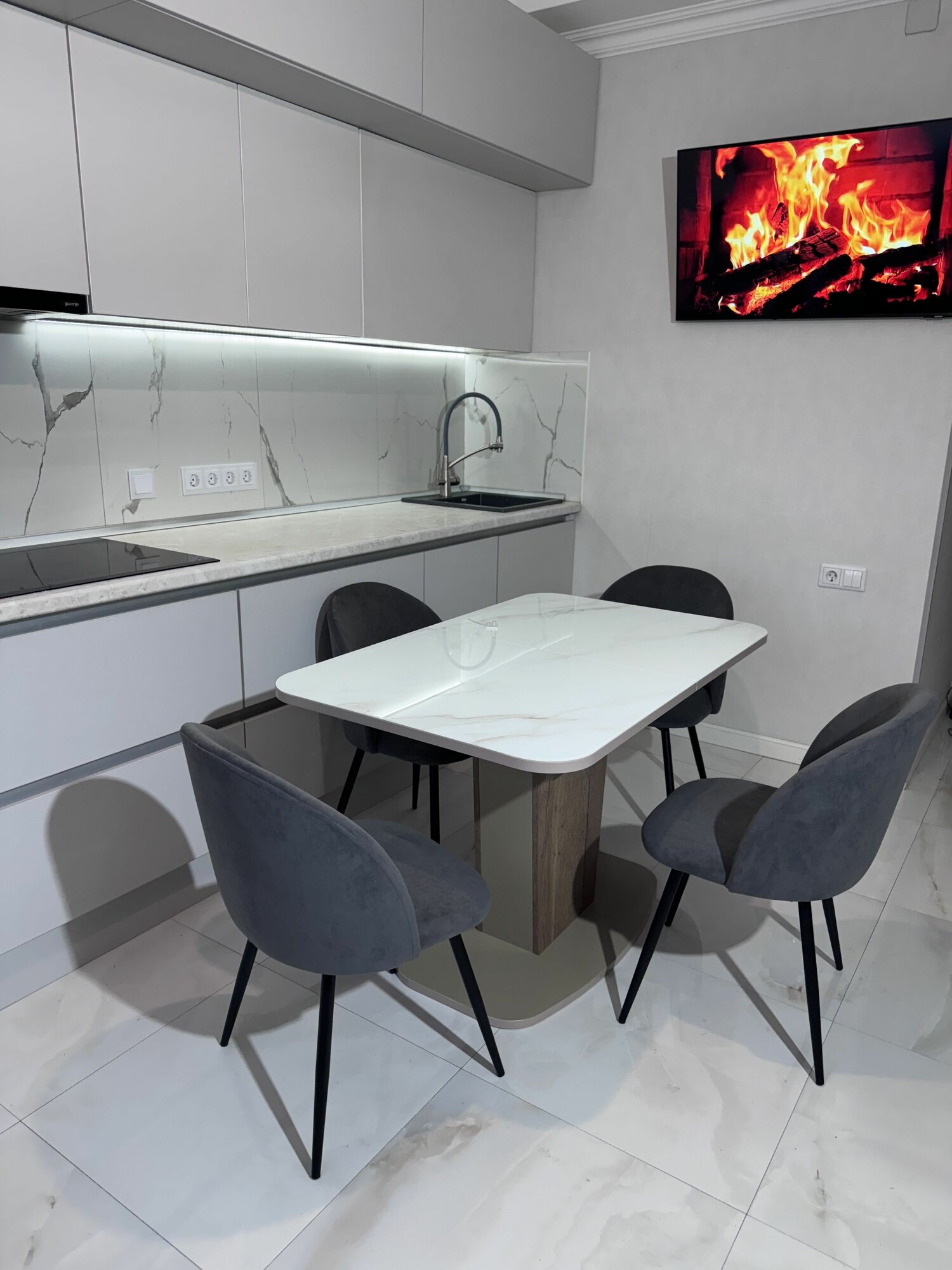 Кухонный стол и стулья Обеденная группа