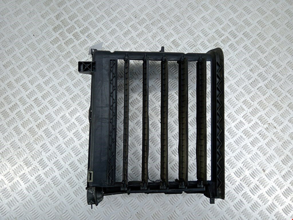 Диффузор вентилятора BMW 3-Series (E46) 17117786682 арт. 2015500