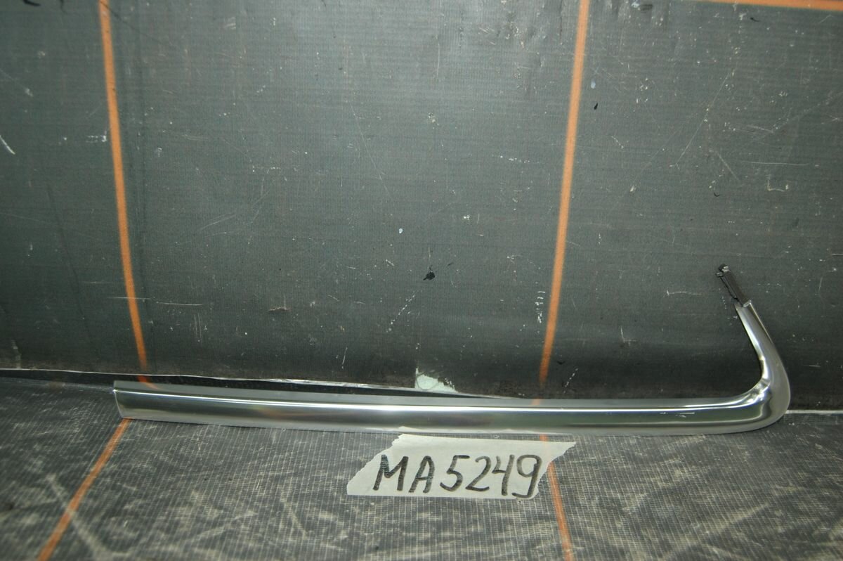 Молдинг задней форточки (левый) для Audi Q5 8R (2012-17гг) 8R0853345A