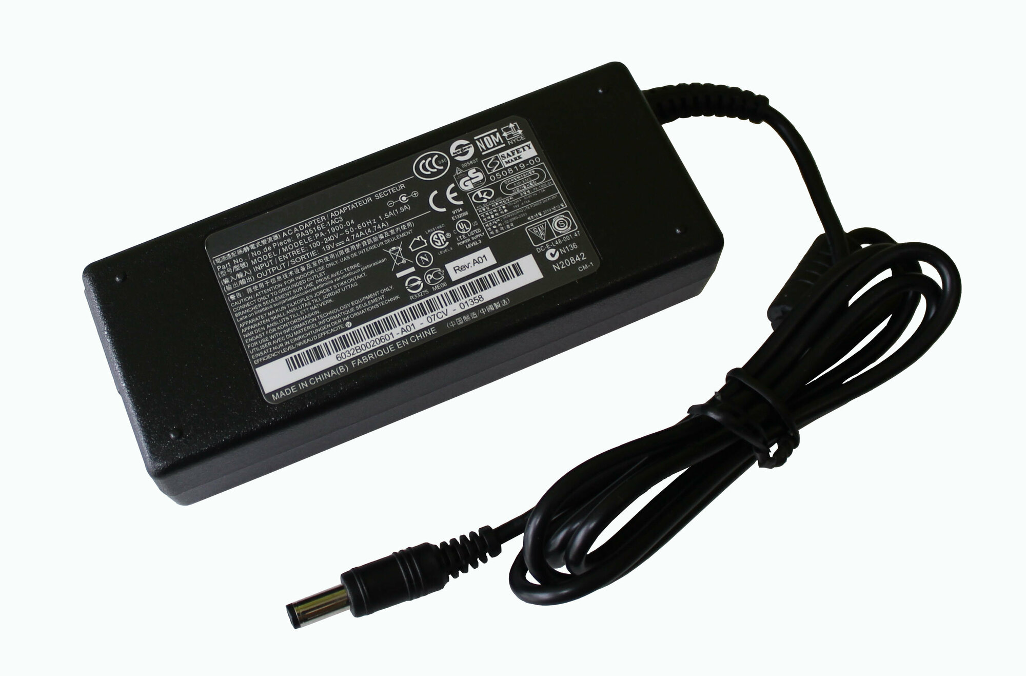 Блок питания (сетевой адаптер) для ноутбуков Toshiba 19V 4.74A 90W 5.5x2.5 мм черный, с сетевым кабелем