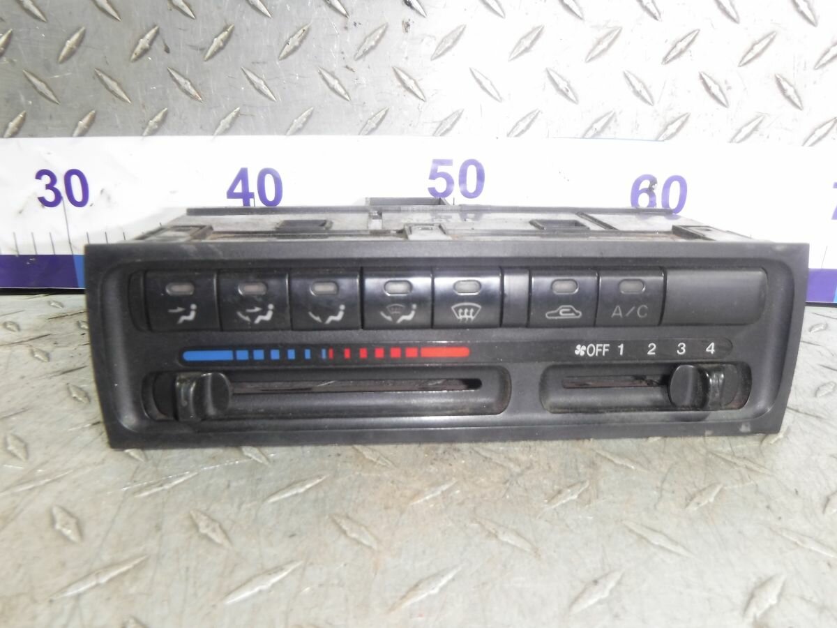 Блок управления отопителем Mazda 323 BA (1994—2000) B01A61190A