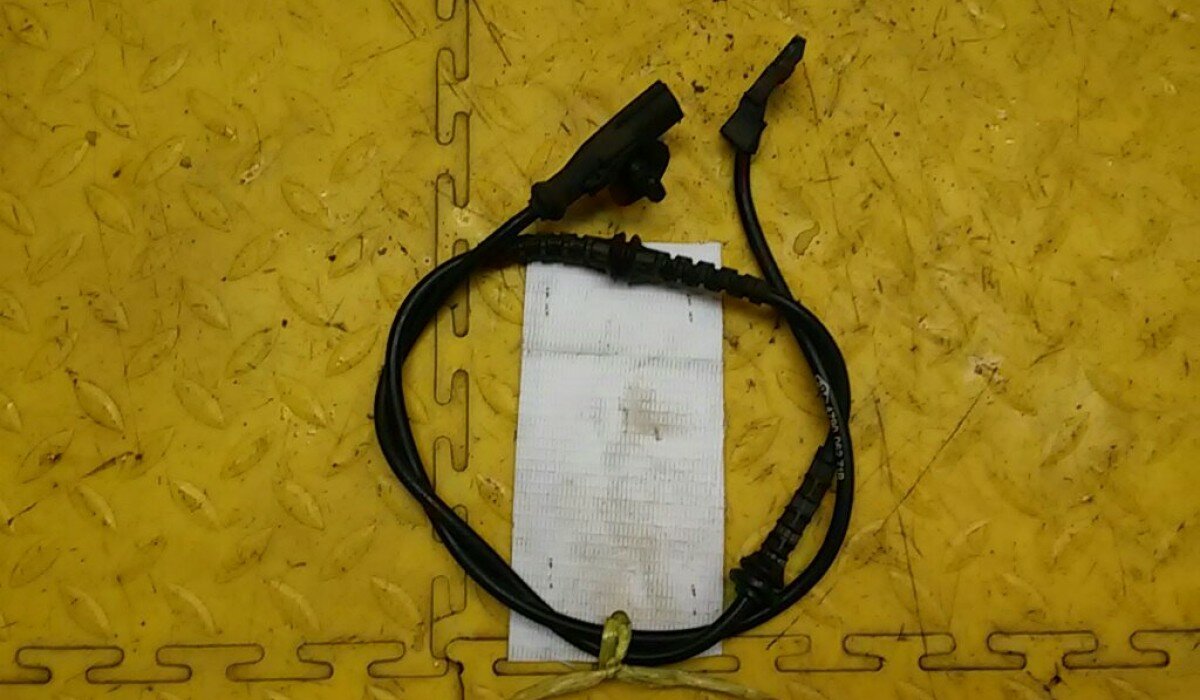 Датчик ABS Fluence Renault 479006271R