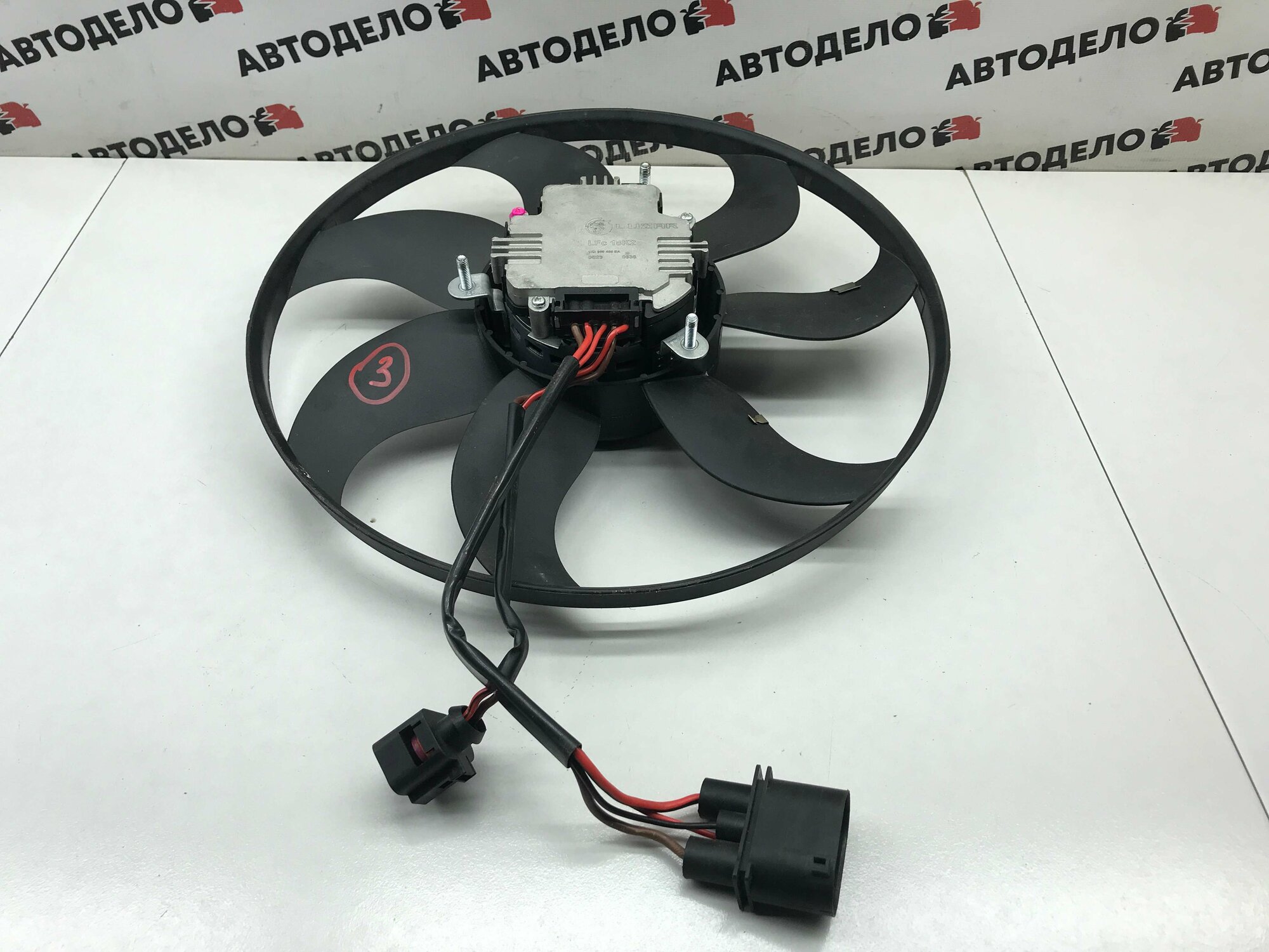 Вентилятор охлаждения двс Luzar lfc18k2 Golf V