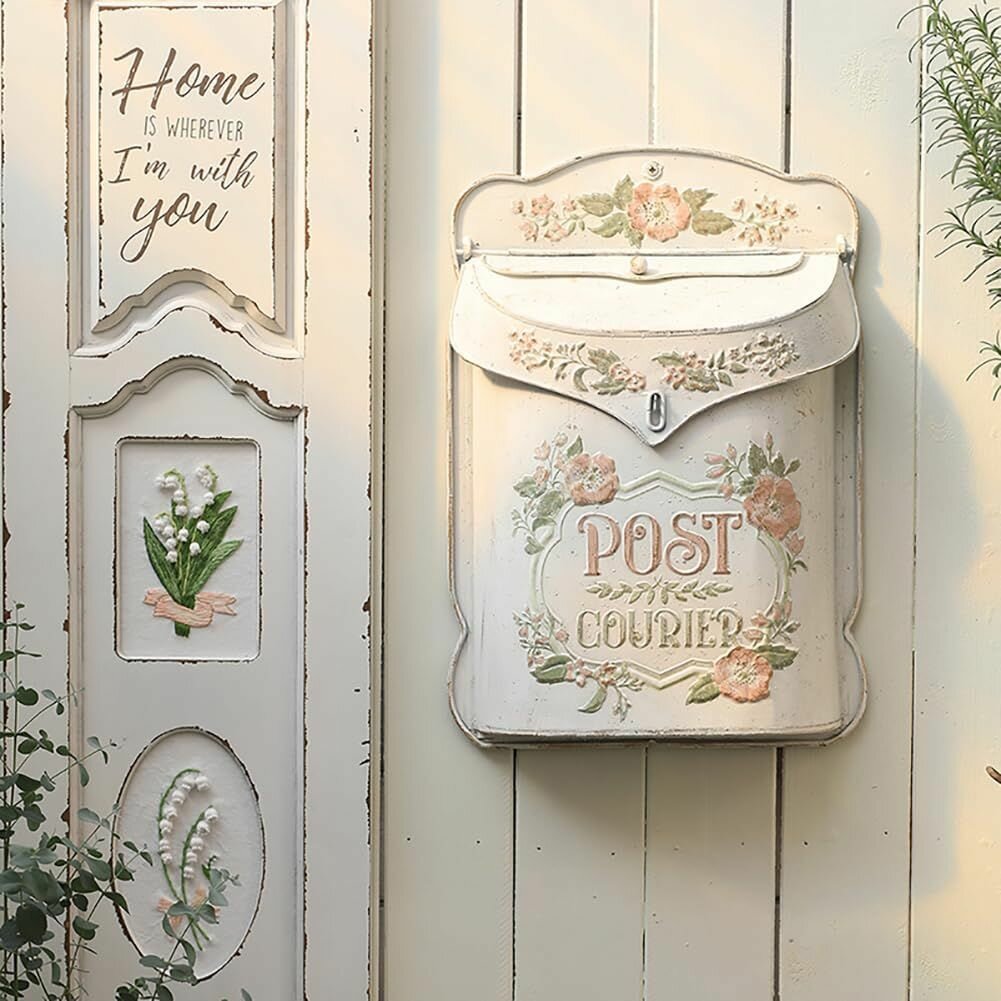 Ретро почтовый ящик из кованого железа