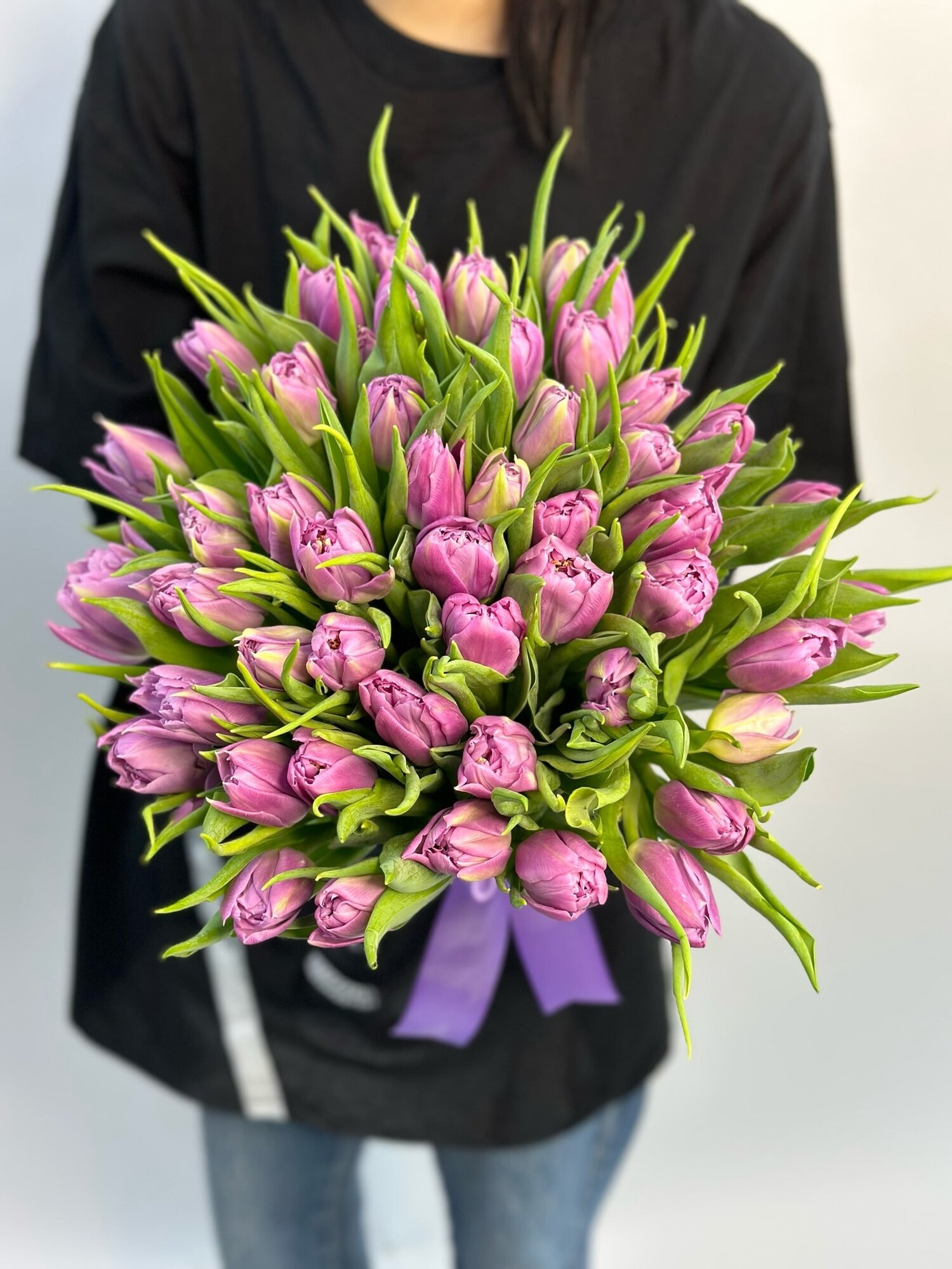 Букет из пионовидных тюльпанов "Double Price" с доставкой от FlowersGo