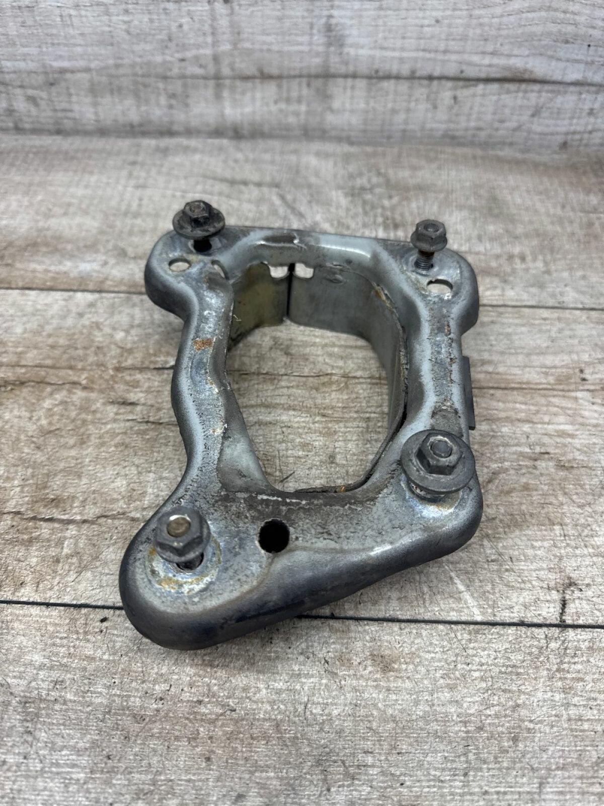 Кронштейн усилителя переднего бампера Ford Focus 2 5m51101d36aa