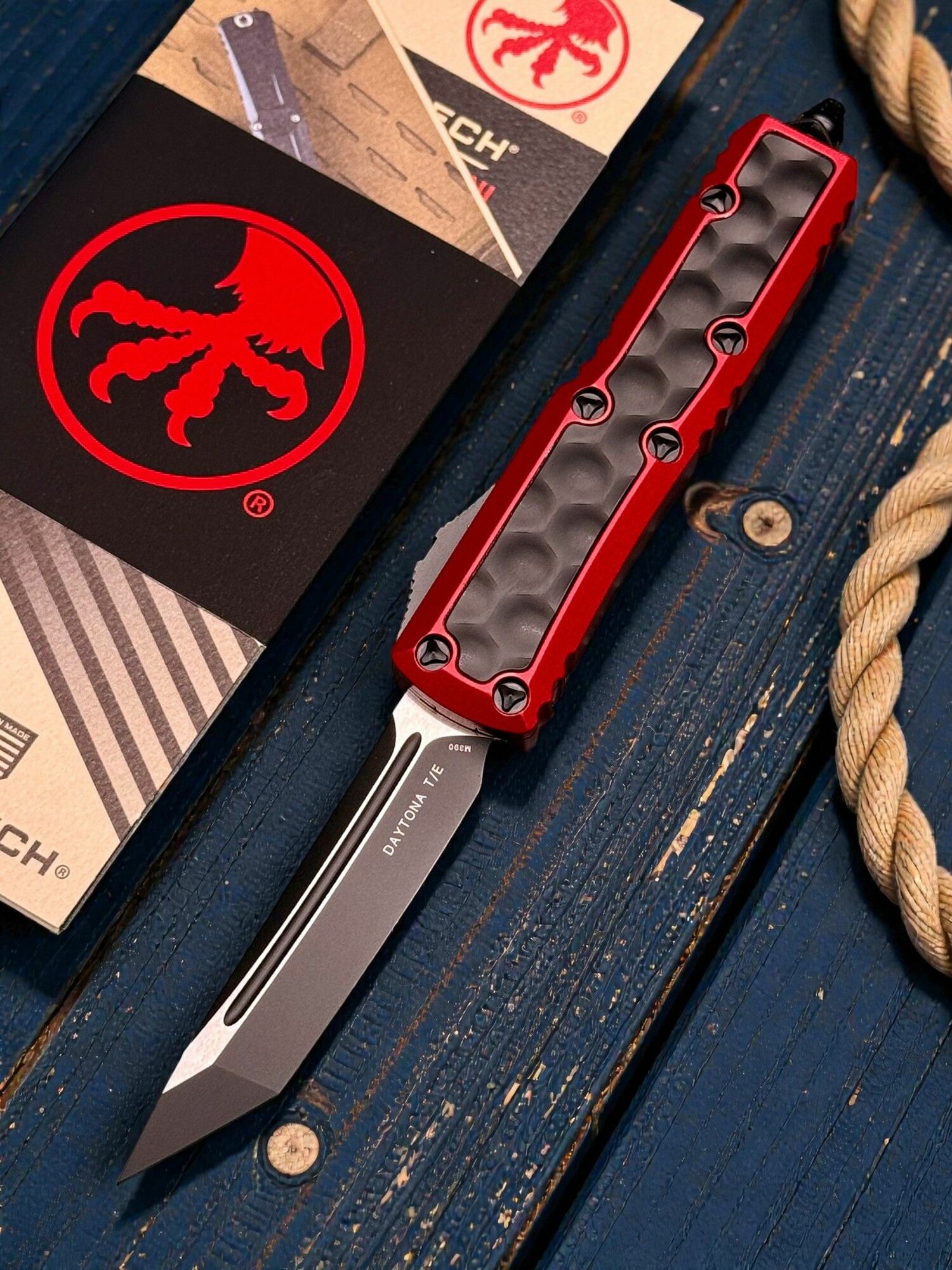 Нож складной MicroTech MCT1271RDBIS Daytona, Black Blade, Red Bubble Inlay Handle, Signature Series