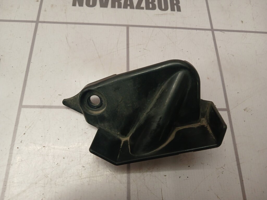 Кожух замка капота Skoda Yeti 2009-2018