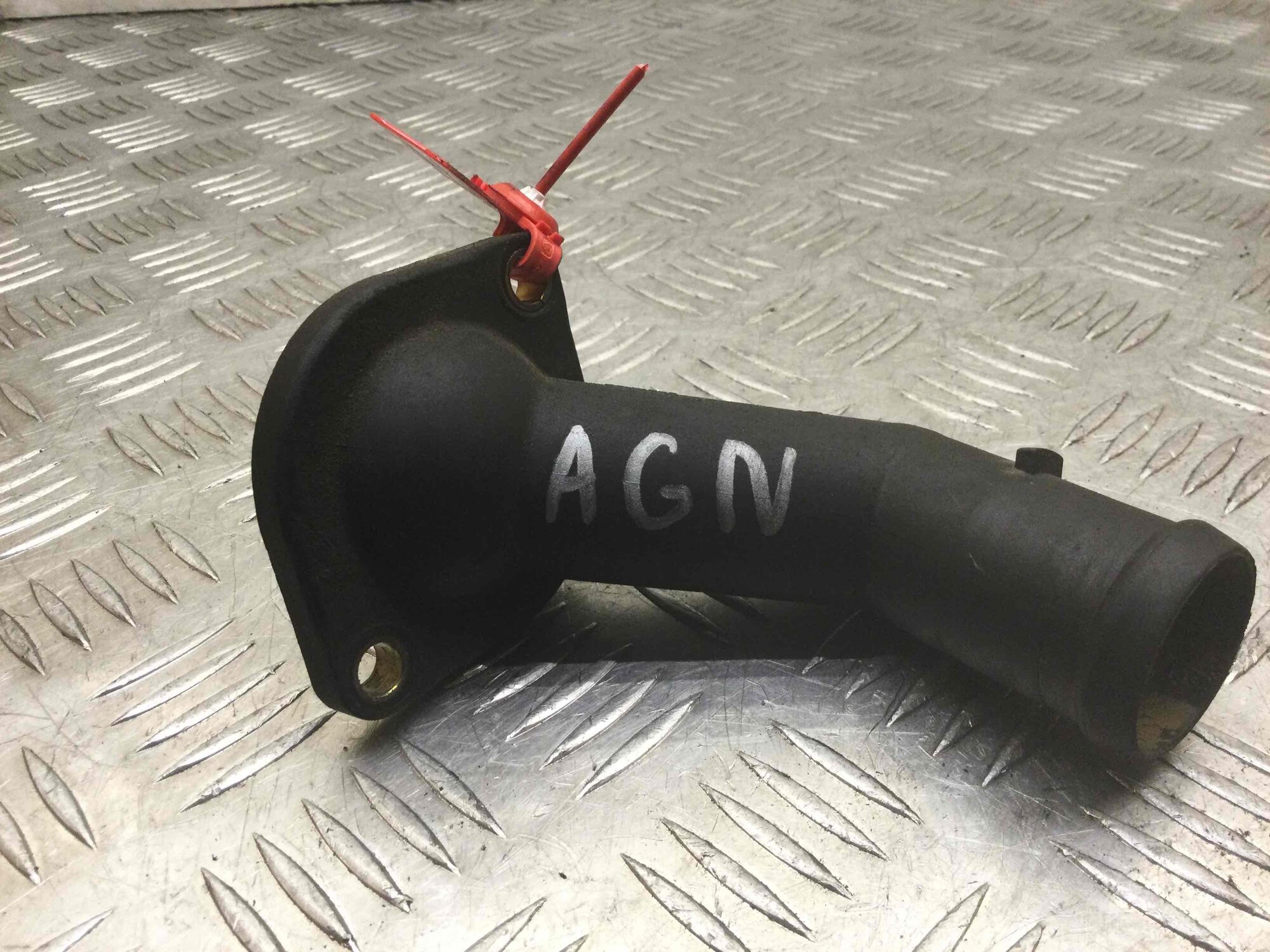 Б/У Фланец (тройник) системы охлаждения Audi A3 8L (1996-2000) 1999 г.