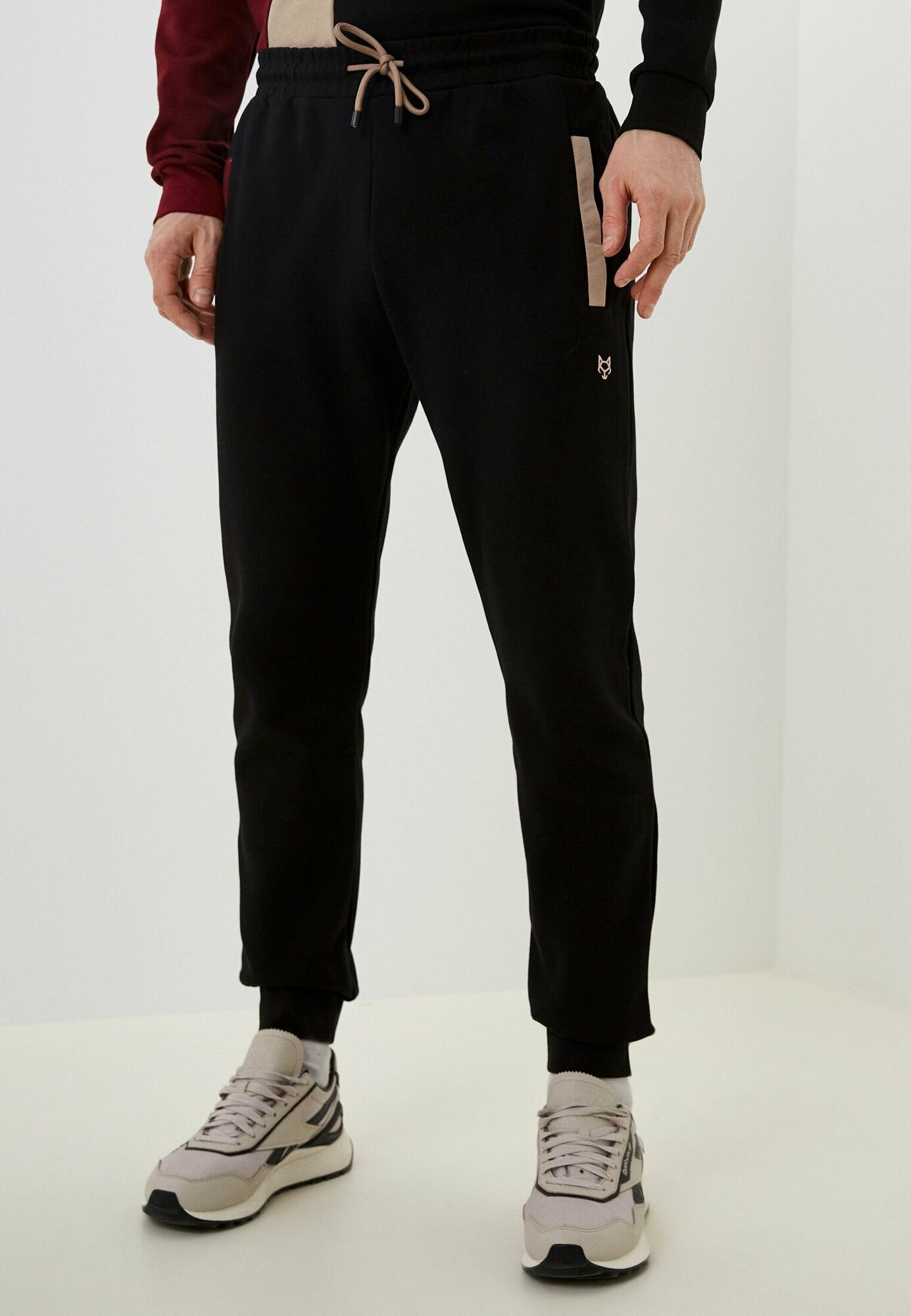 Брюки спортивные