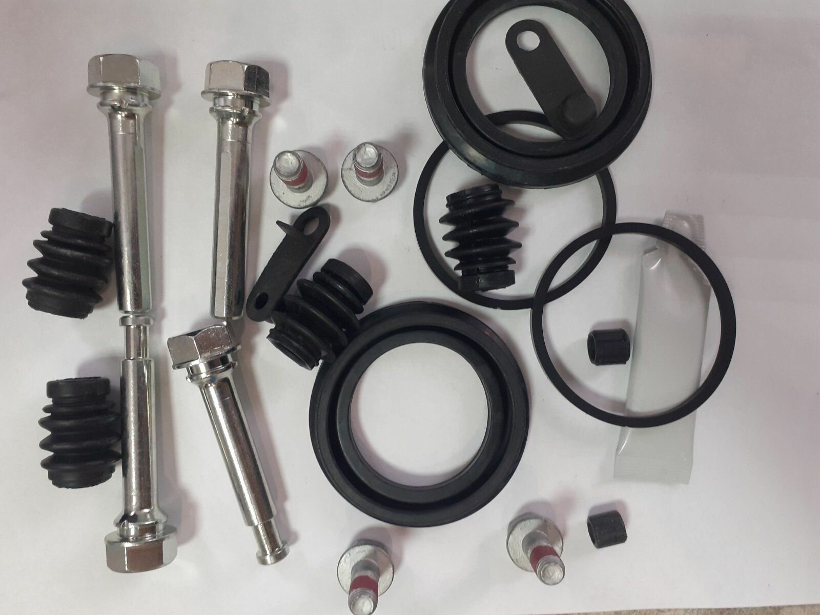 Ремкомплекты переднего суппорта хендай солярис, киа рио 3 с направляющими на две стороны.