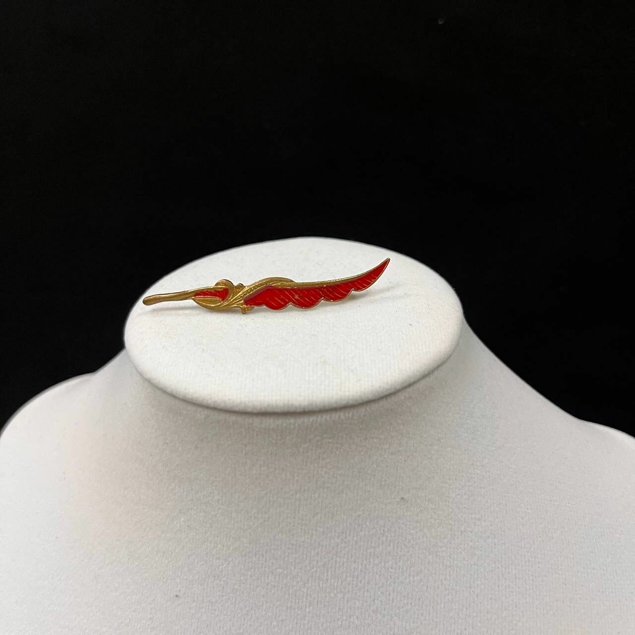 Советская винтажная позолоченная брошь. Есть клеймо. Сделано в СССР