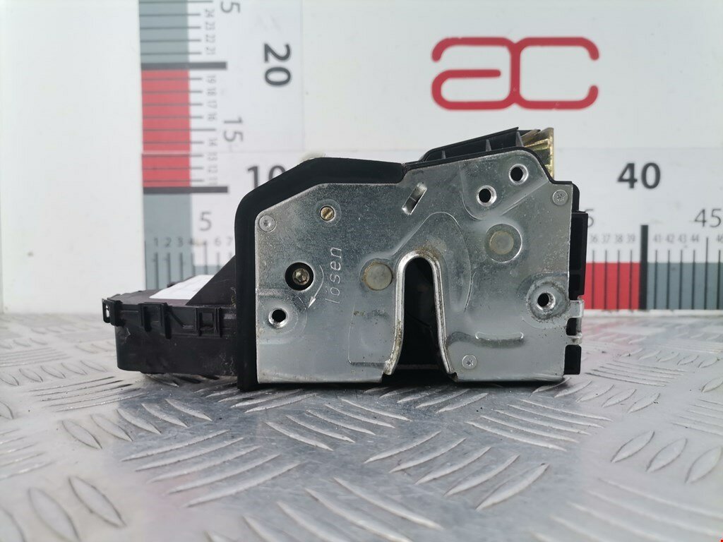 Замок двери передней правой BMW 3-Series (E46) 51217011244 арт. 1930650