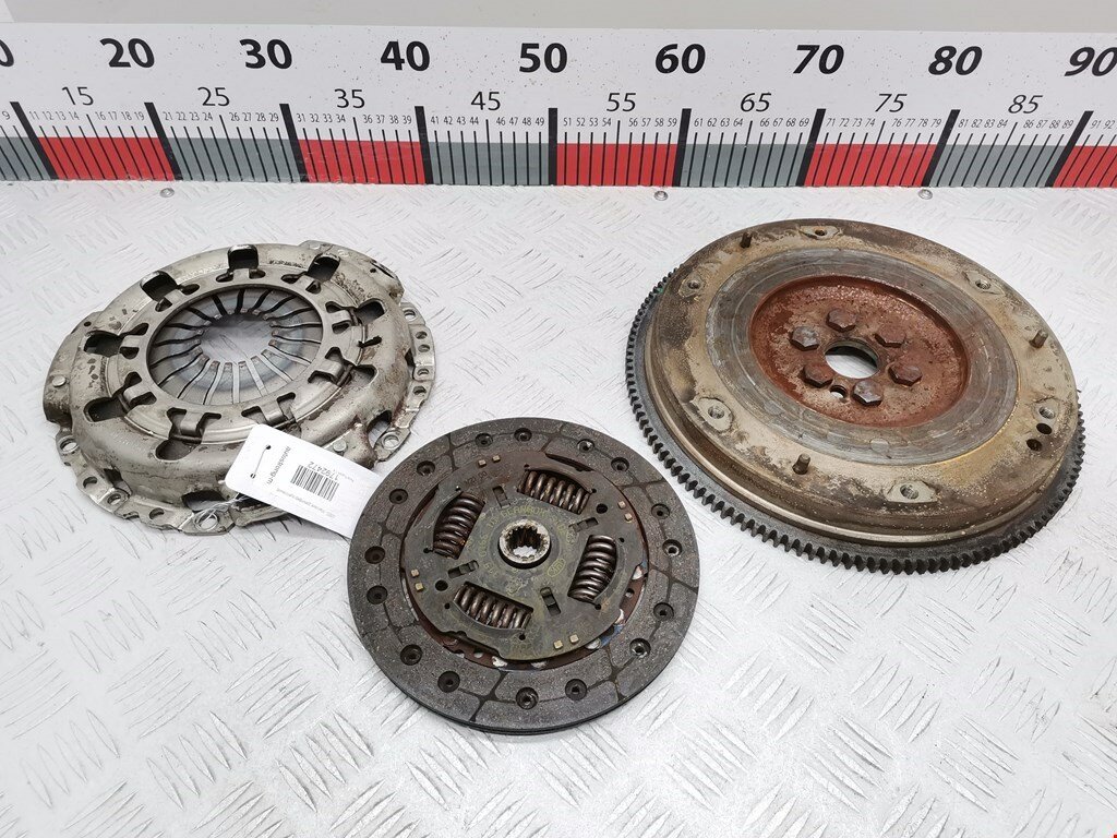 Маховик (демпфер сцепления) Ford Fusion 1338922 арт. 1792472