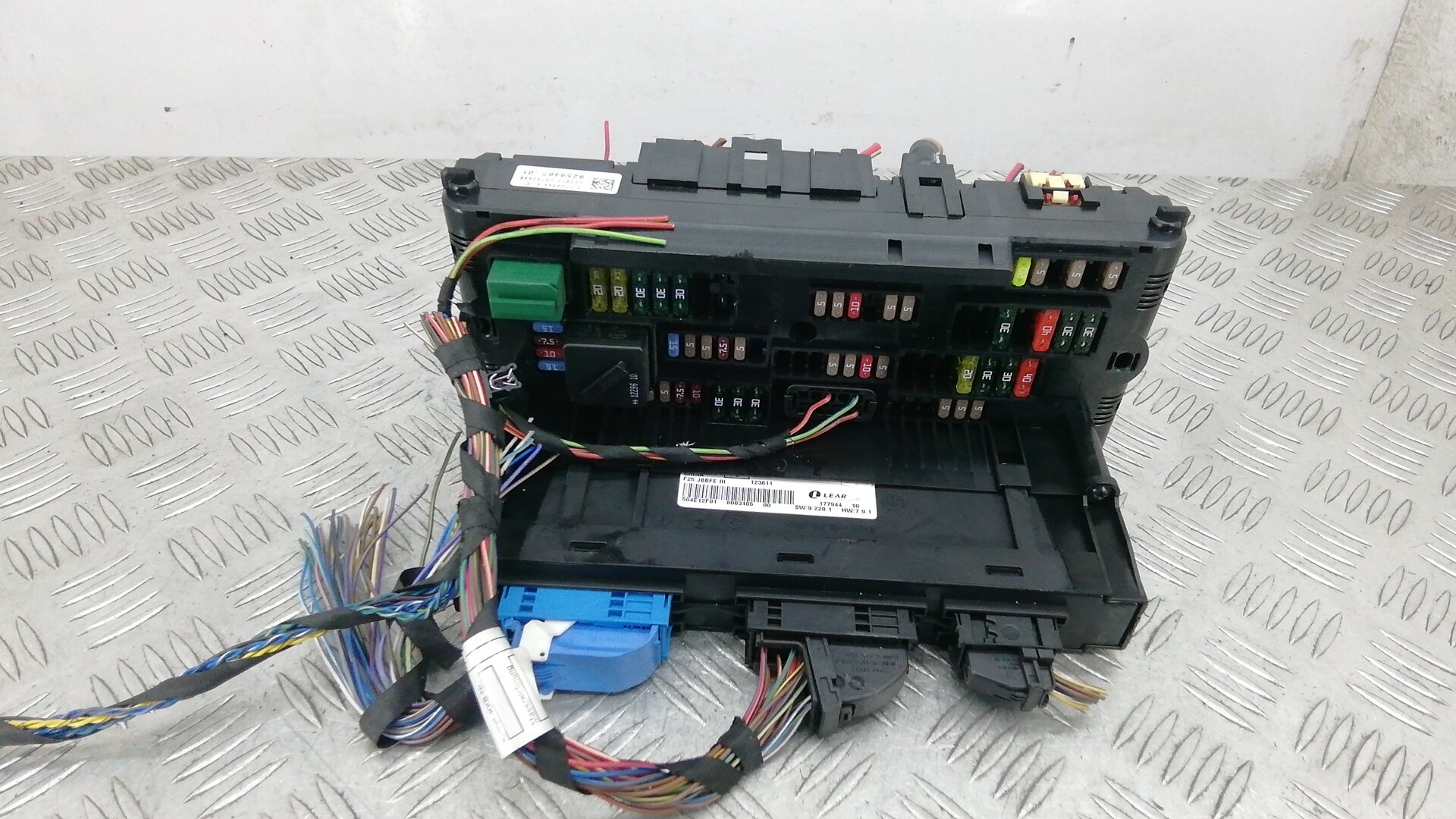 Блок предохранителей BMW X3 F25, Номер 504E12F01, 8003105