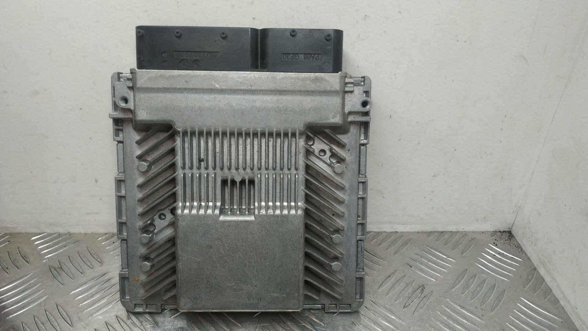 Блок управления двигателем для Audi A4 B7 3.2 OEM 8E0910559Q