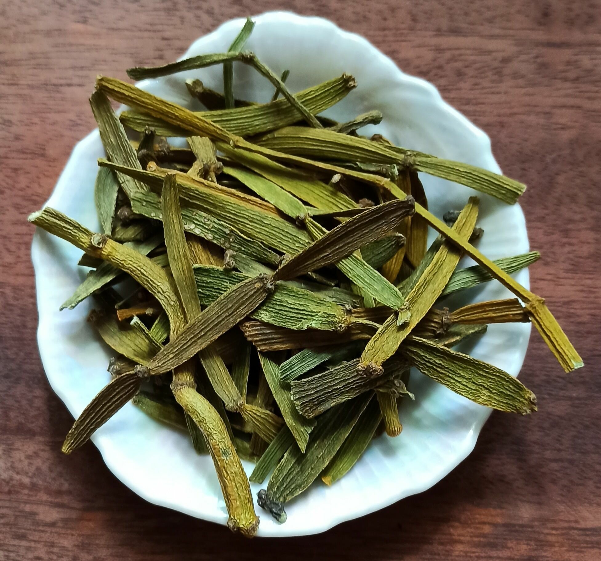 Пан се цзяо. Крабовые лапки со старых чайных деревьев. Ручной сбор, высший сорт - 50 грамм.