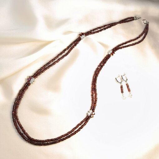 Комплект бижутерии: серьги, колье, гранат