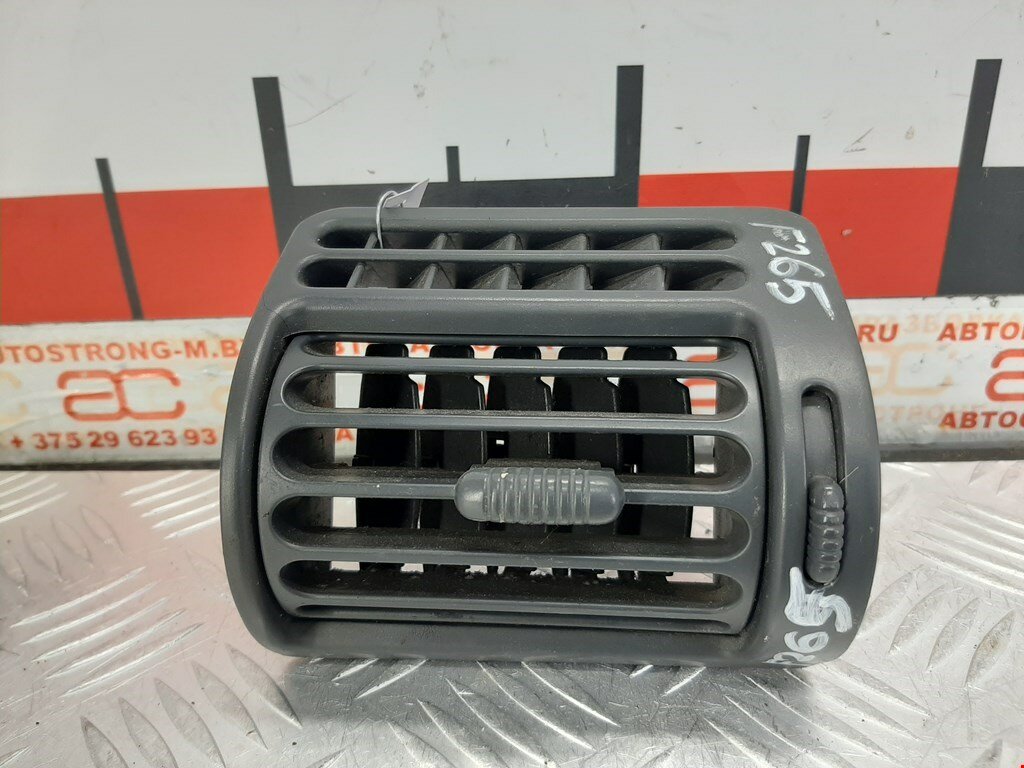 Дефлектор обдува салона Peugeot 806 826578 арт. 852723