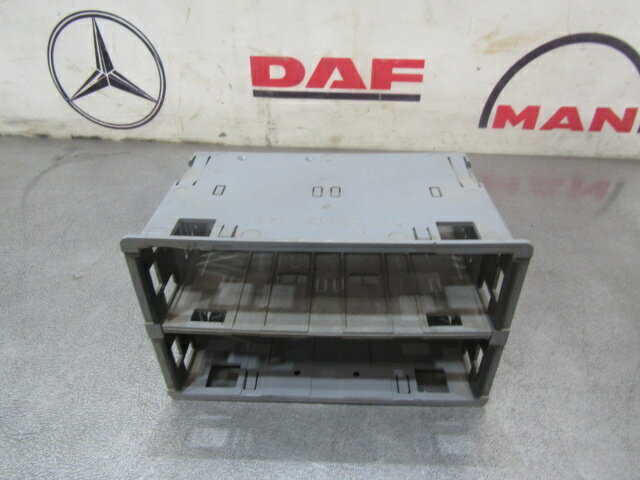 Рамка магнитолы Mercedes Actros