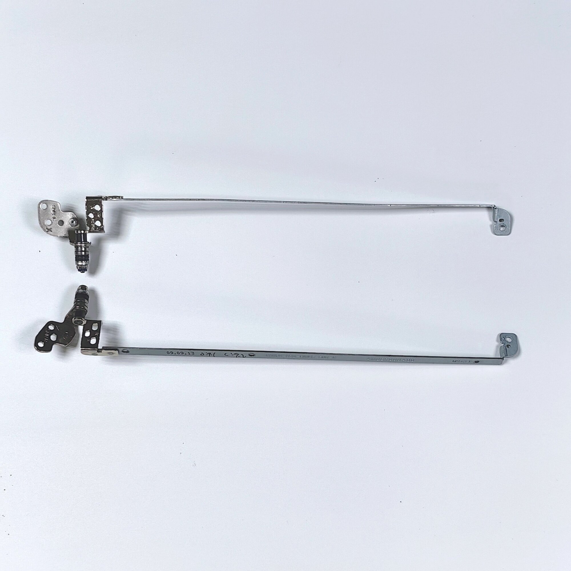 Петли Acer 5541 / emachines e725