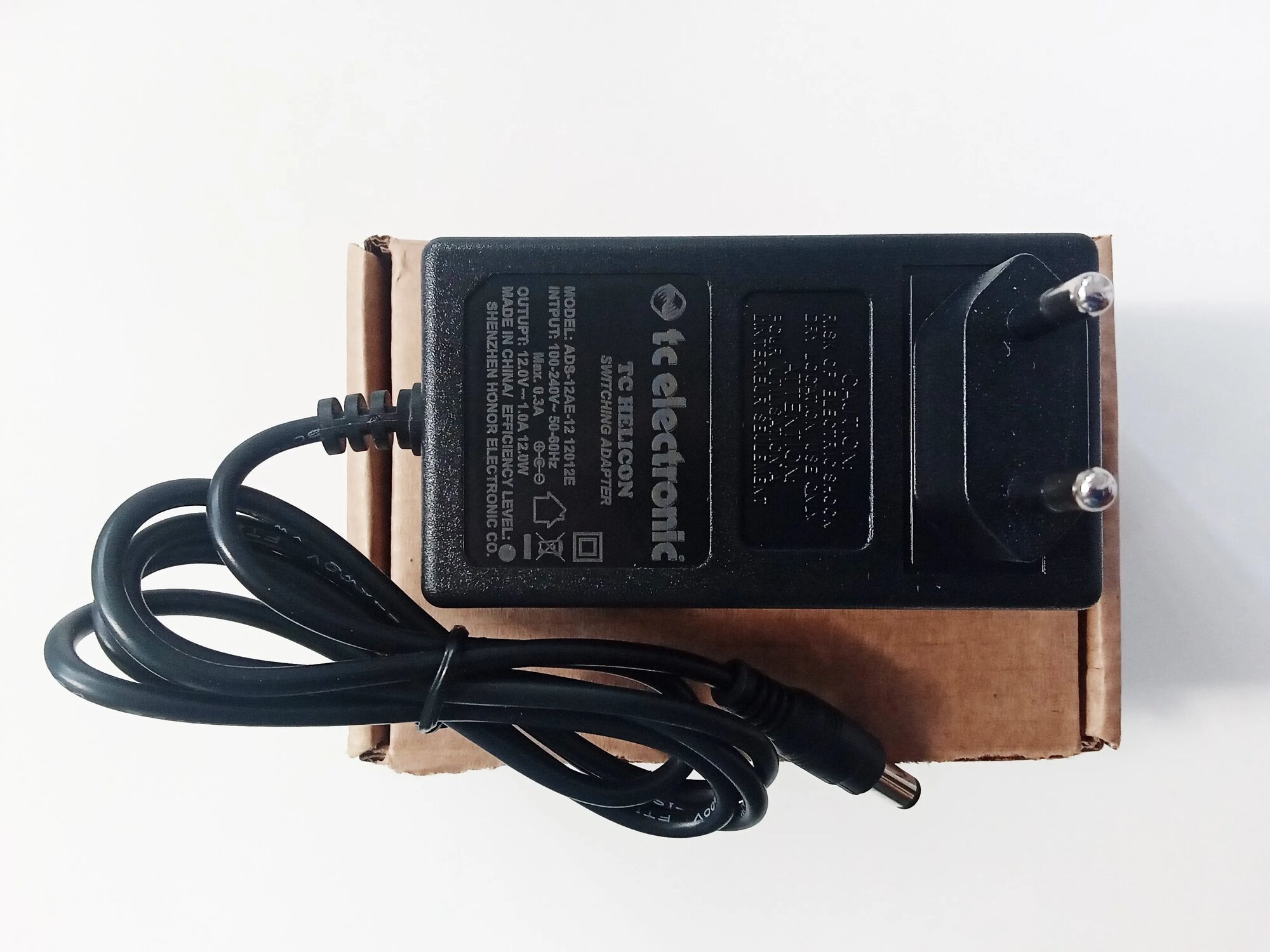 Блок питания TC Electronic 12V 1A / 0.4A (ADS-12AE-12 12012E, PowerPlug12A /B)