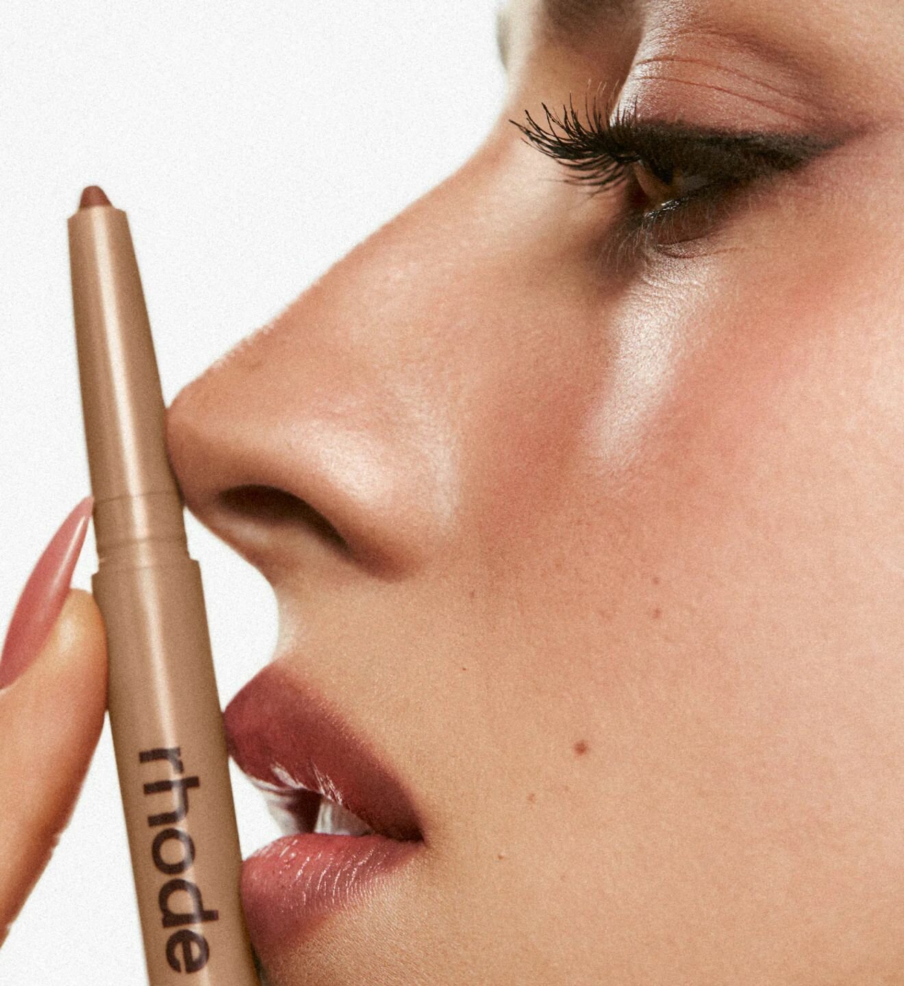 Rhode корректор для губ peptide lip shape The contouring lip shaper